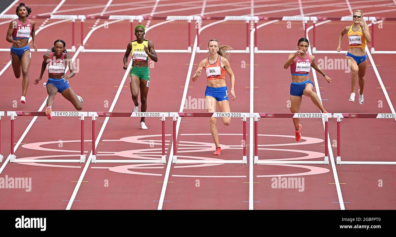 Tokyo, Japan. 4th Aug, 2021. Athletes compete during the Women's 400m ...