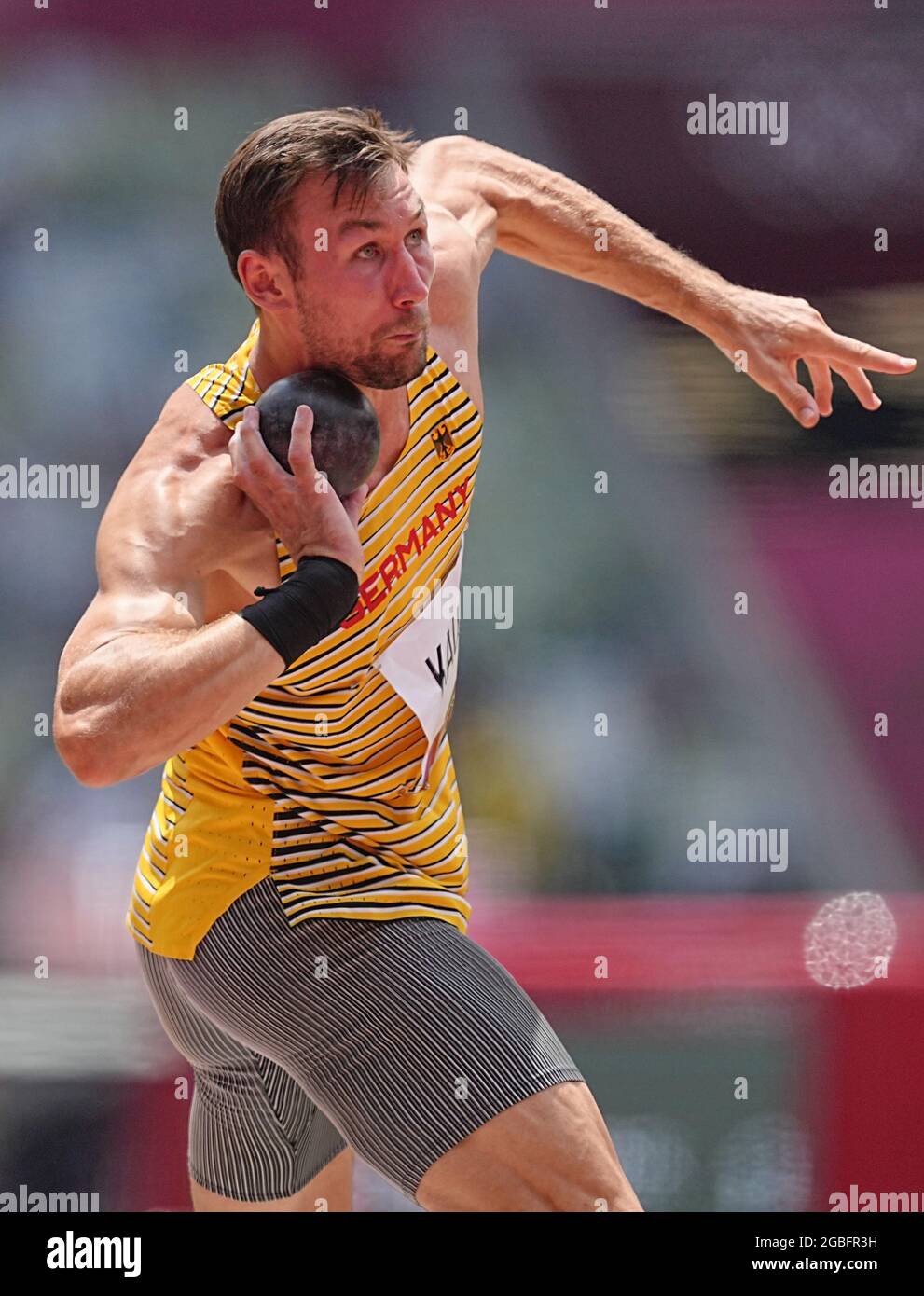Tokio, Japan. 04th Aug, 2021. Athletics: Olympics, decathlon, men, shot ...