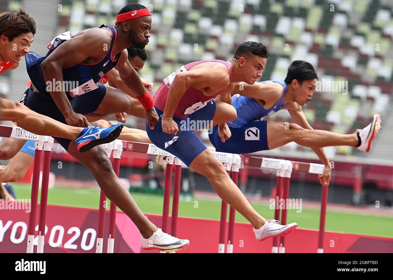 Tokyo, Japan. 4th Aug, 2021. Devon Allen (2nd R) of the United States ...