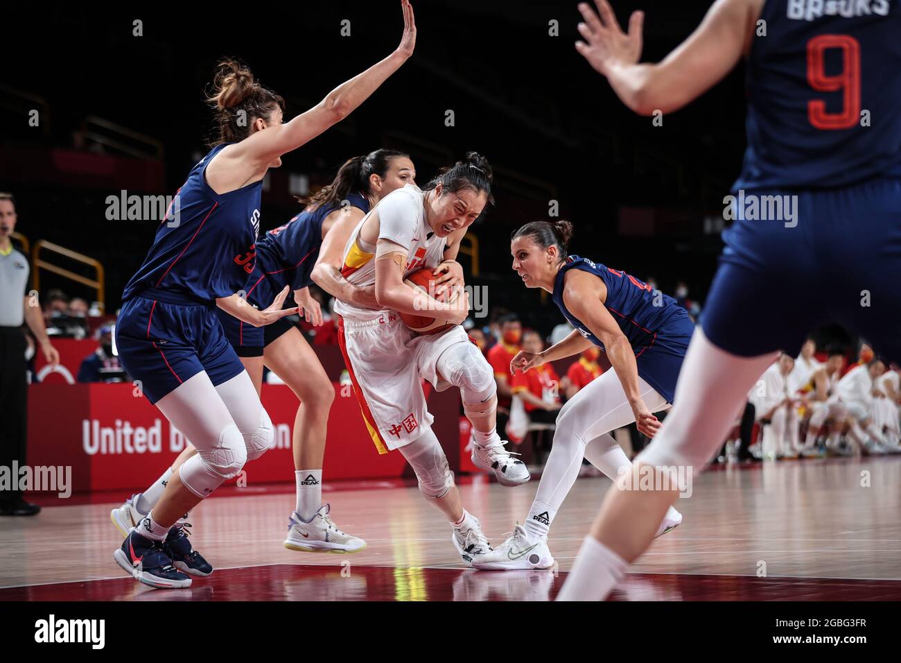 Saitama, Japan. 4th Aug, 2021. Shao Ting (C) of China breaks through ...