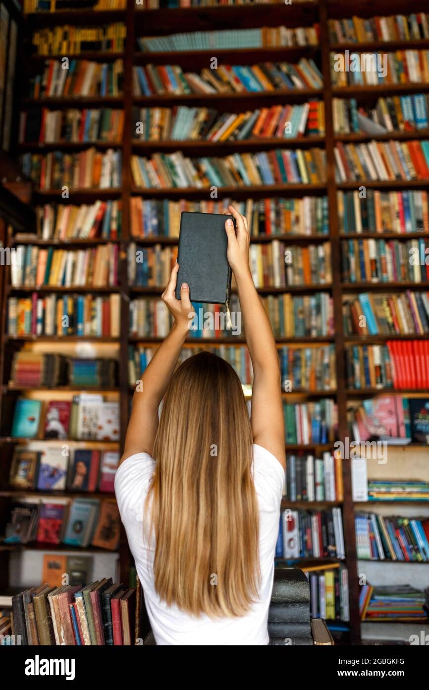 Female book cover hi-res stock photography and images - Alamy