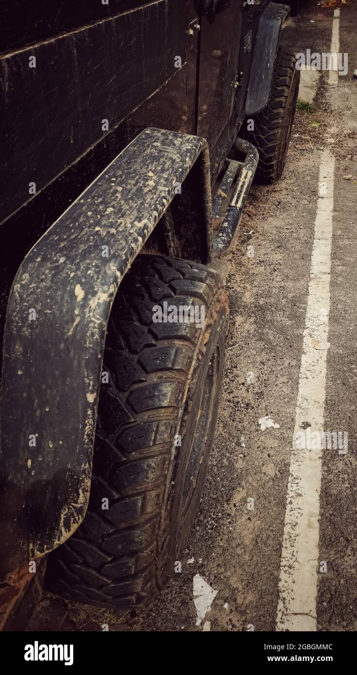 Car front view hi-res stock photography and images - Alamy