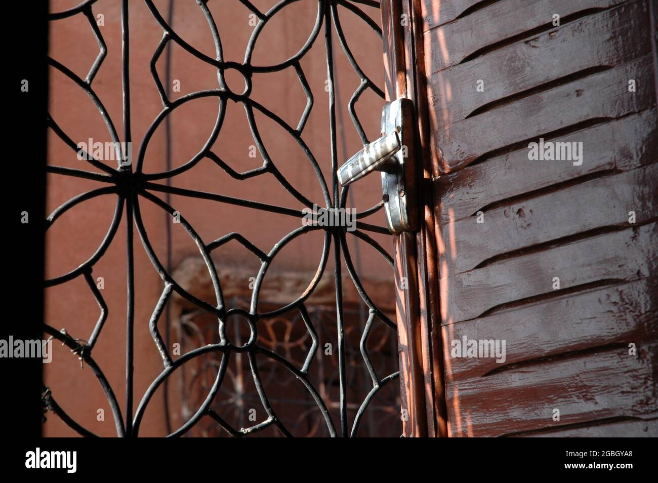 Metal frames hi-res stock photography and images - Alamy