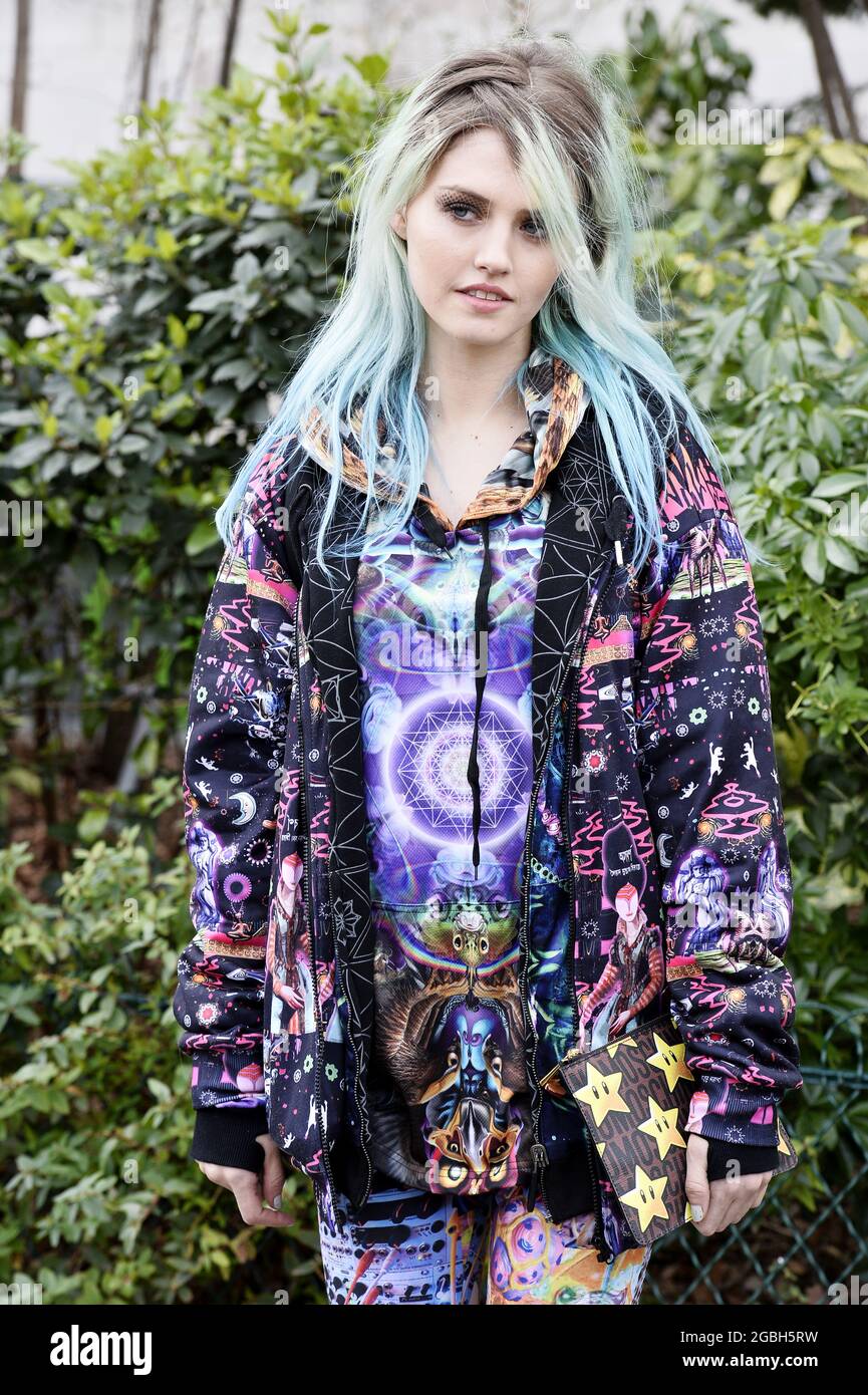 Charlotte free model hi-res stock photography and images - Alamy