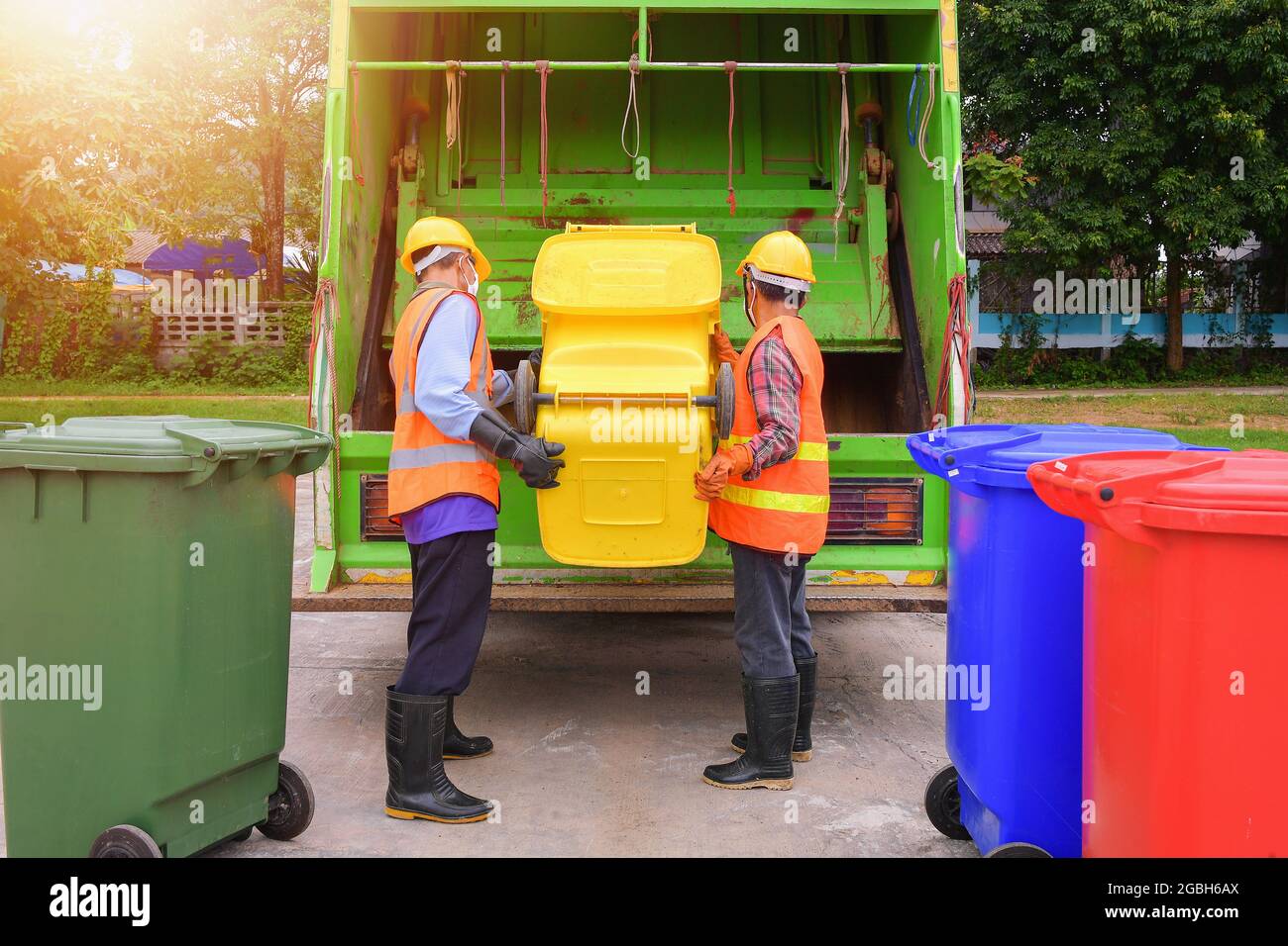 Dustmen High Resolution Stock Photography and Images - Alamy