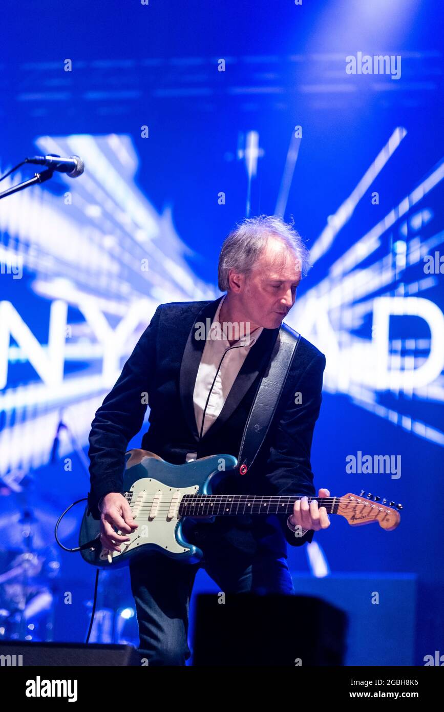 Richard barrett hi-res stock photography and images - Alamy