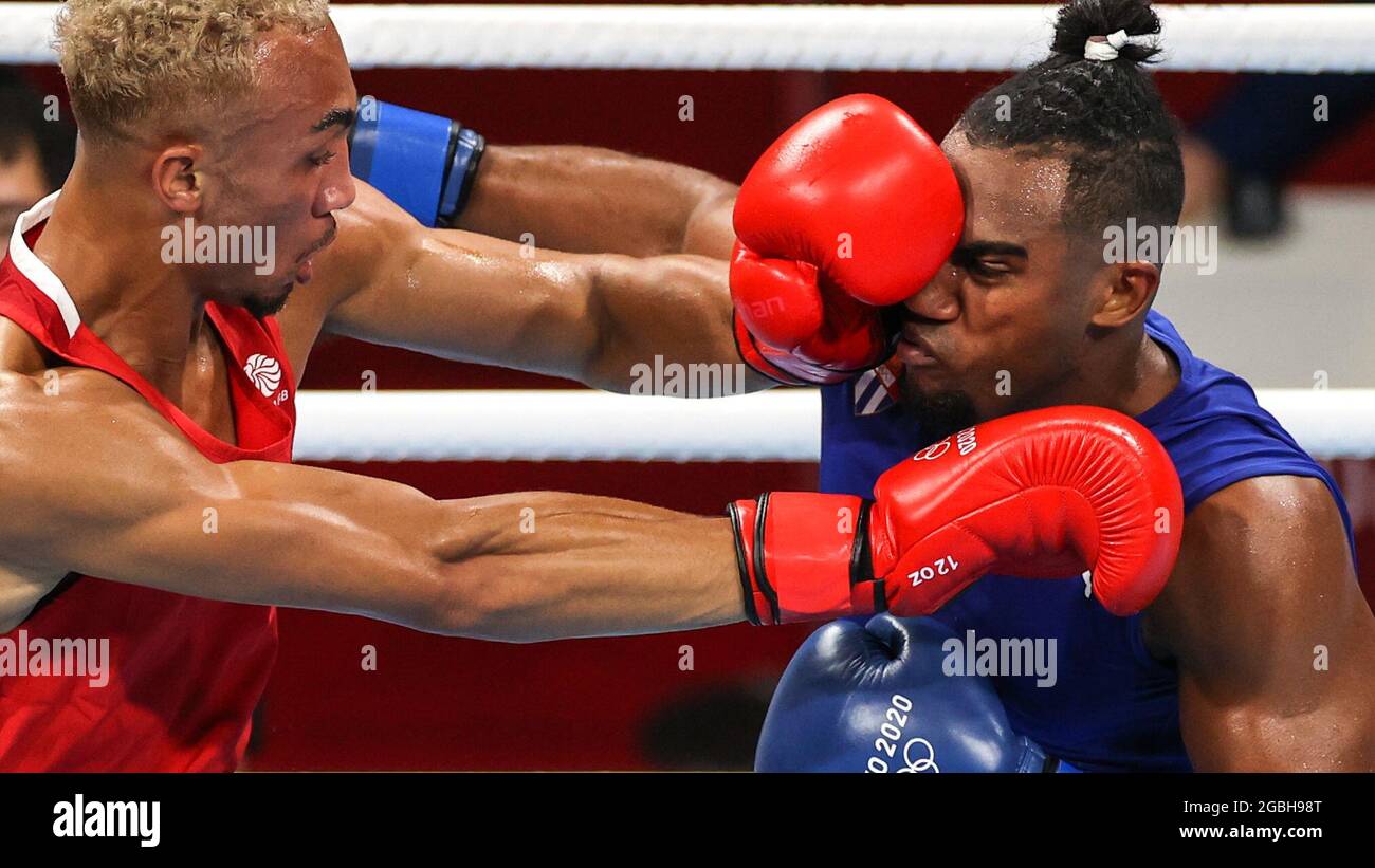 Tokyo, Japan. 4th Aug, 2021. Arlen Lopez (R) of Cuba competes with ...