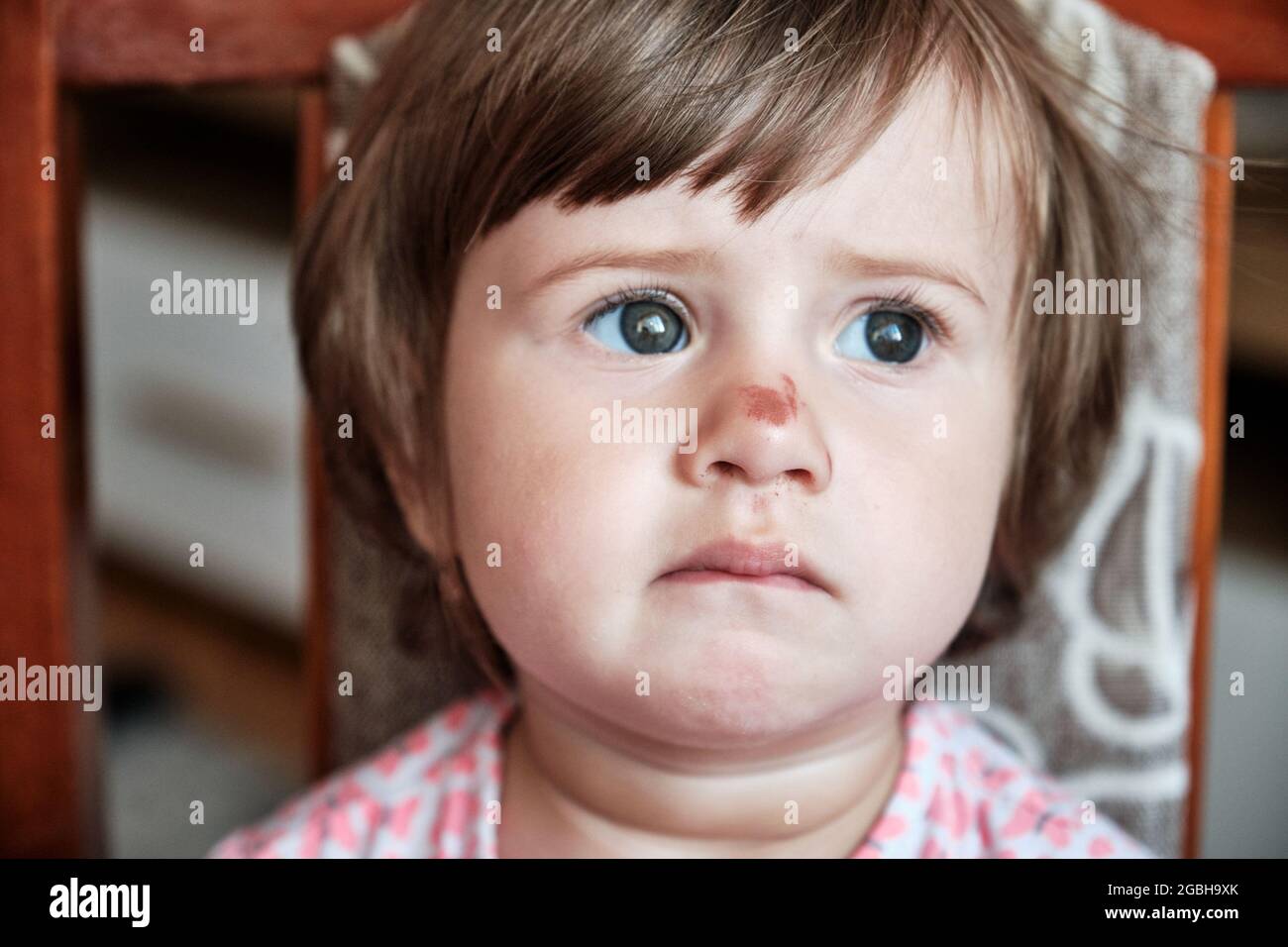 Child scratch nose hi-res stock photography and images - Alamy