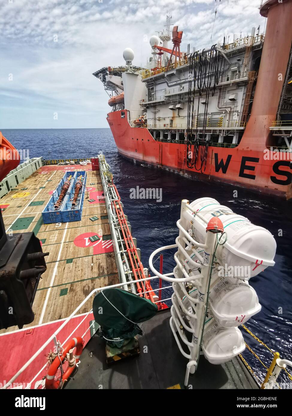 Well deck operation hi-res stock photography and images - Alamy