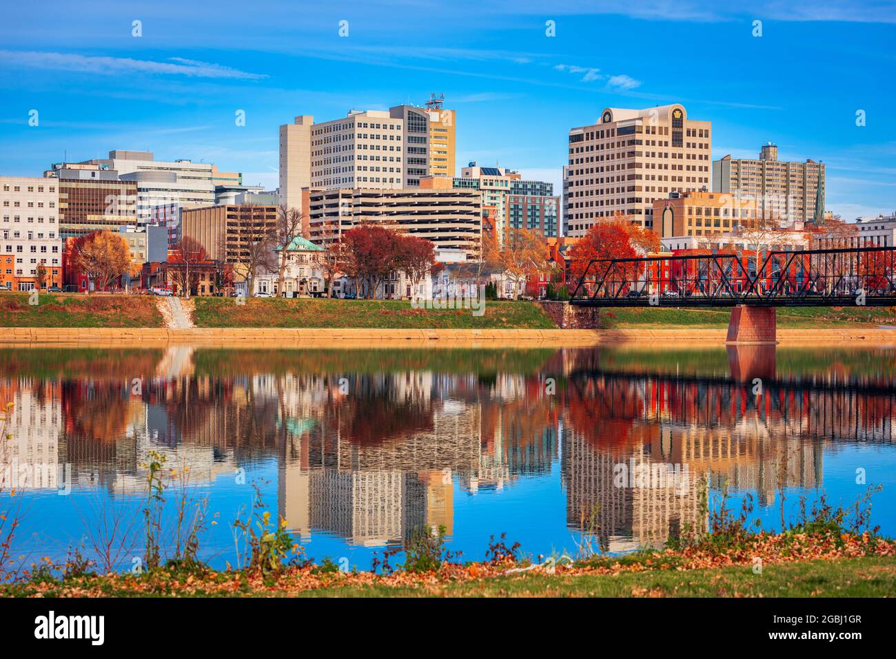 City skyline night harrisburg pennsylvania hi-res stock photography and ...