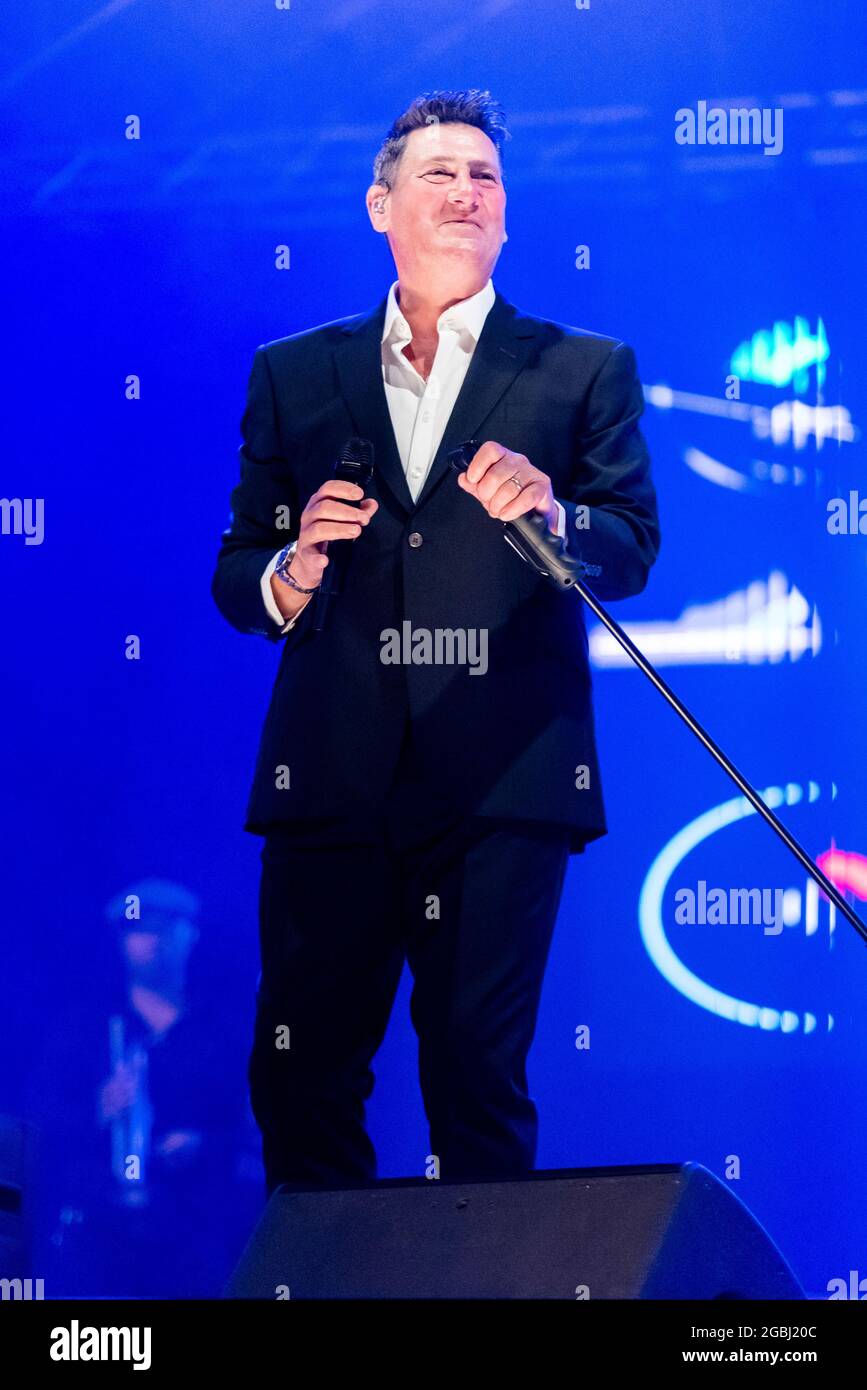 Tony Hadley singing with his band The Fabulous TH Band at Fantasia ...