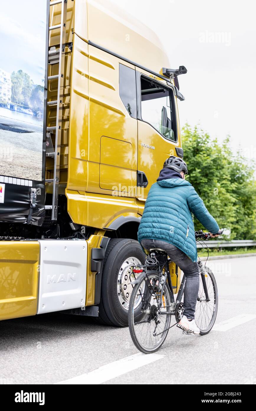 Optiview hi-res stock photography and images - Alamy