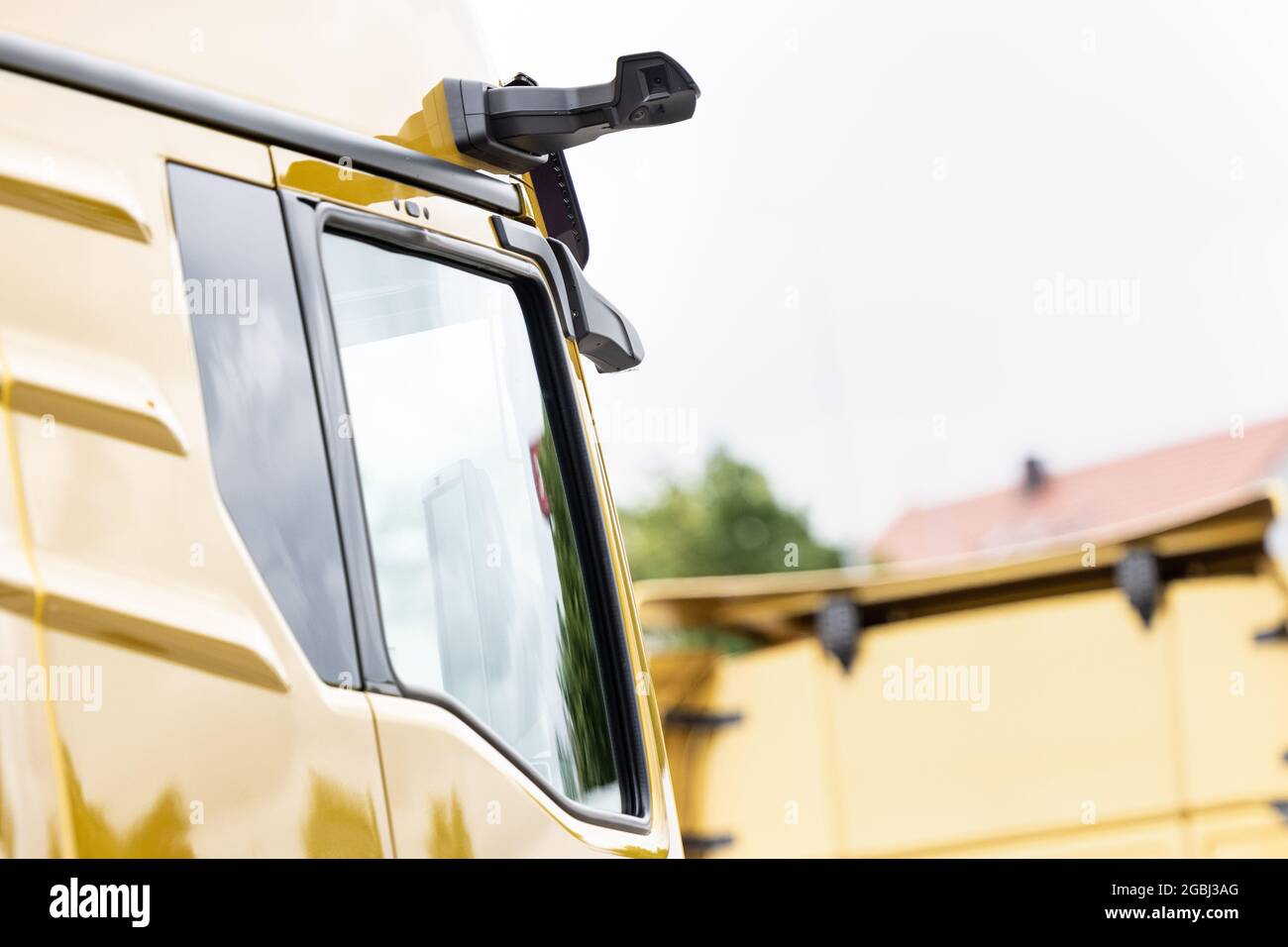 Schweitenkirchen, Germany. 04th Aug, 2021. A digital exterior mirror is ...