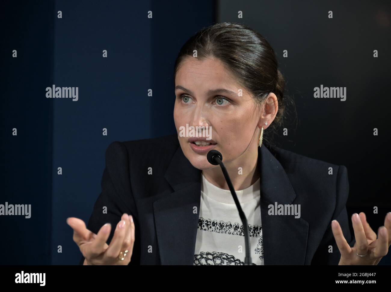 Laetitia caste hi-res stock photography and images - Alamy