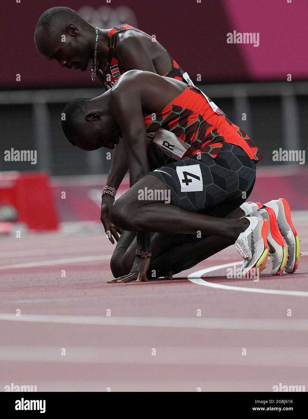 Tokyo, Japan. 4th Aug, 2021. Emmanuel Kipkurui Korir (front) and ...