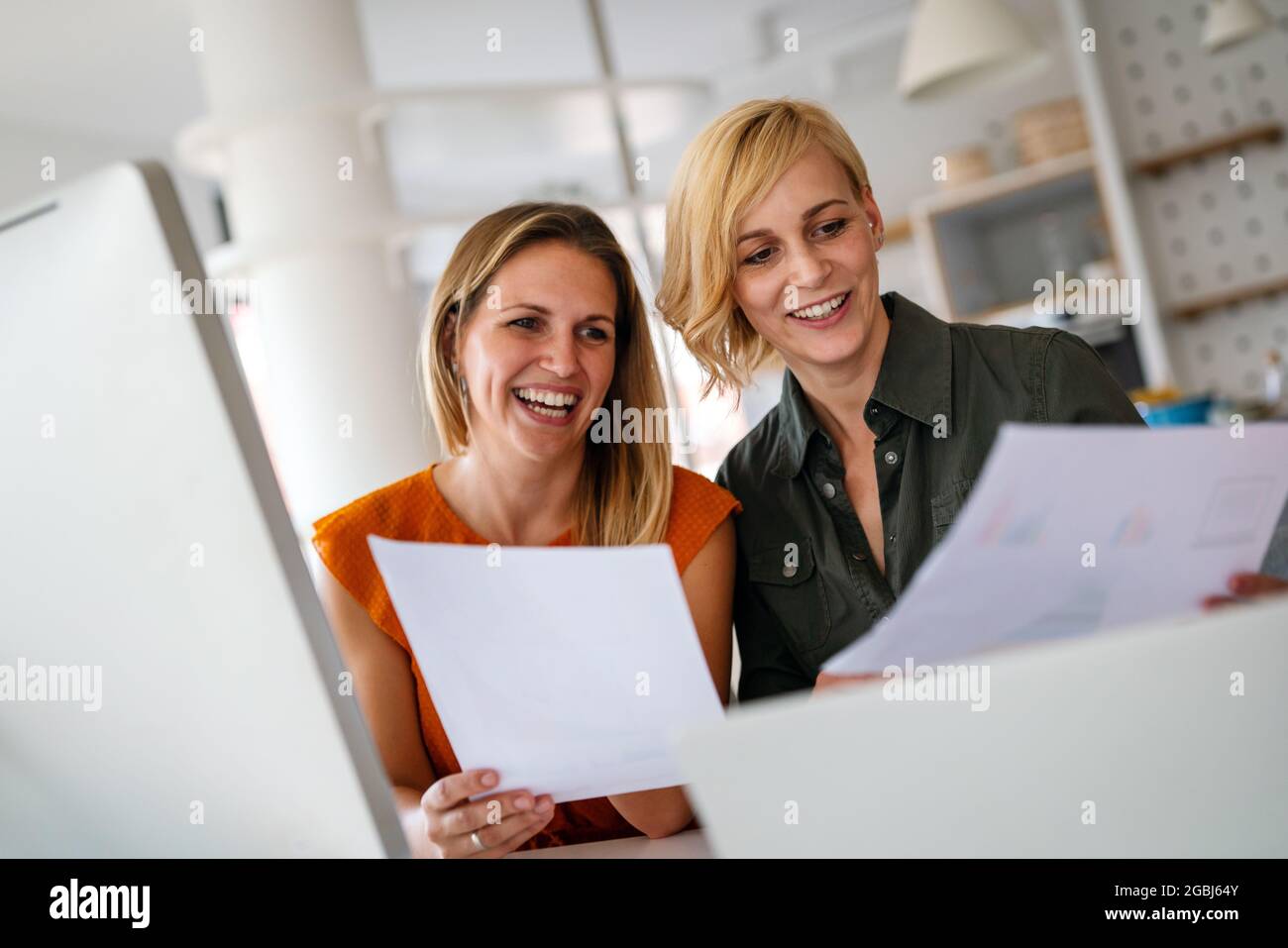 Professional business women working office hi-res stock photography and ...