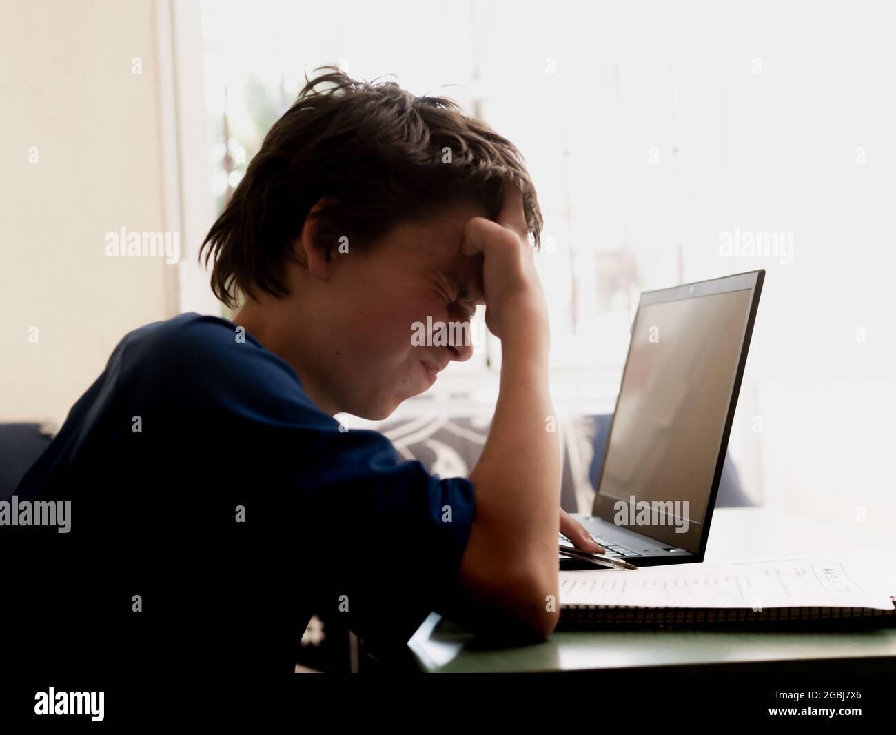 Teenager learning difficulties hi-res stock photography and images - Alamy