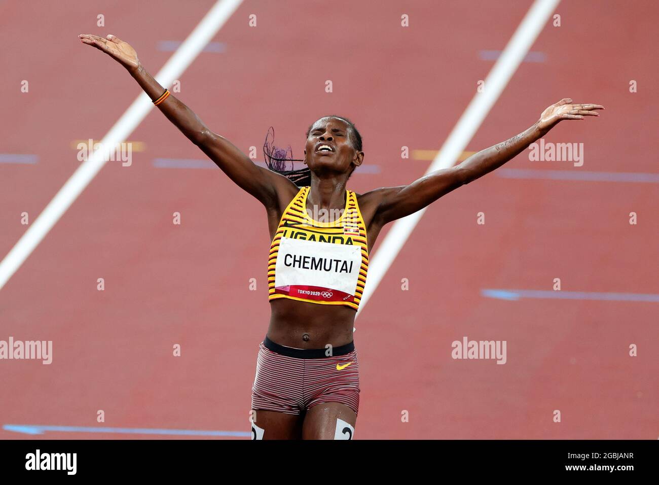 Crossing finish line first hi-res stock photography and images - Alamy