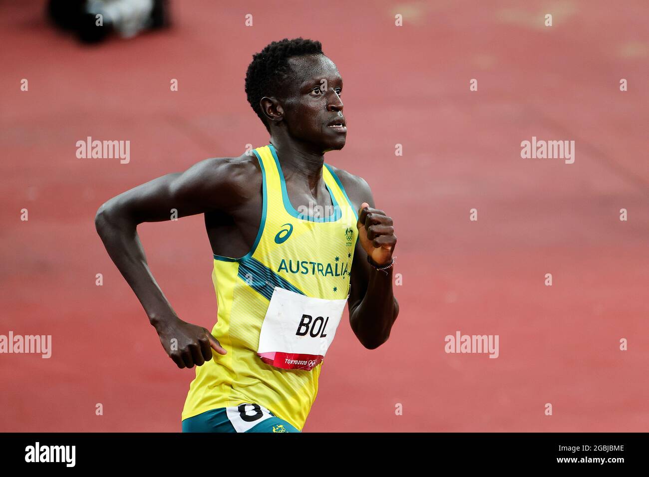 Tokyo, Japan, 4 August, 2021. Peter Bol of Team Australia leads during ...