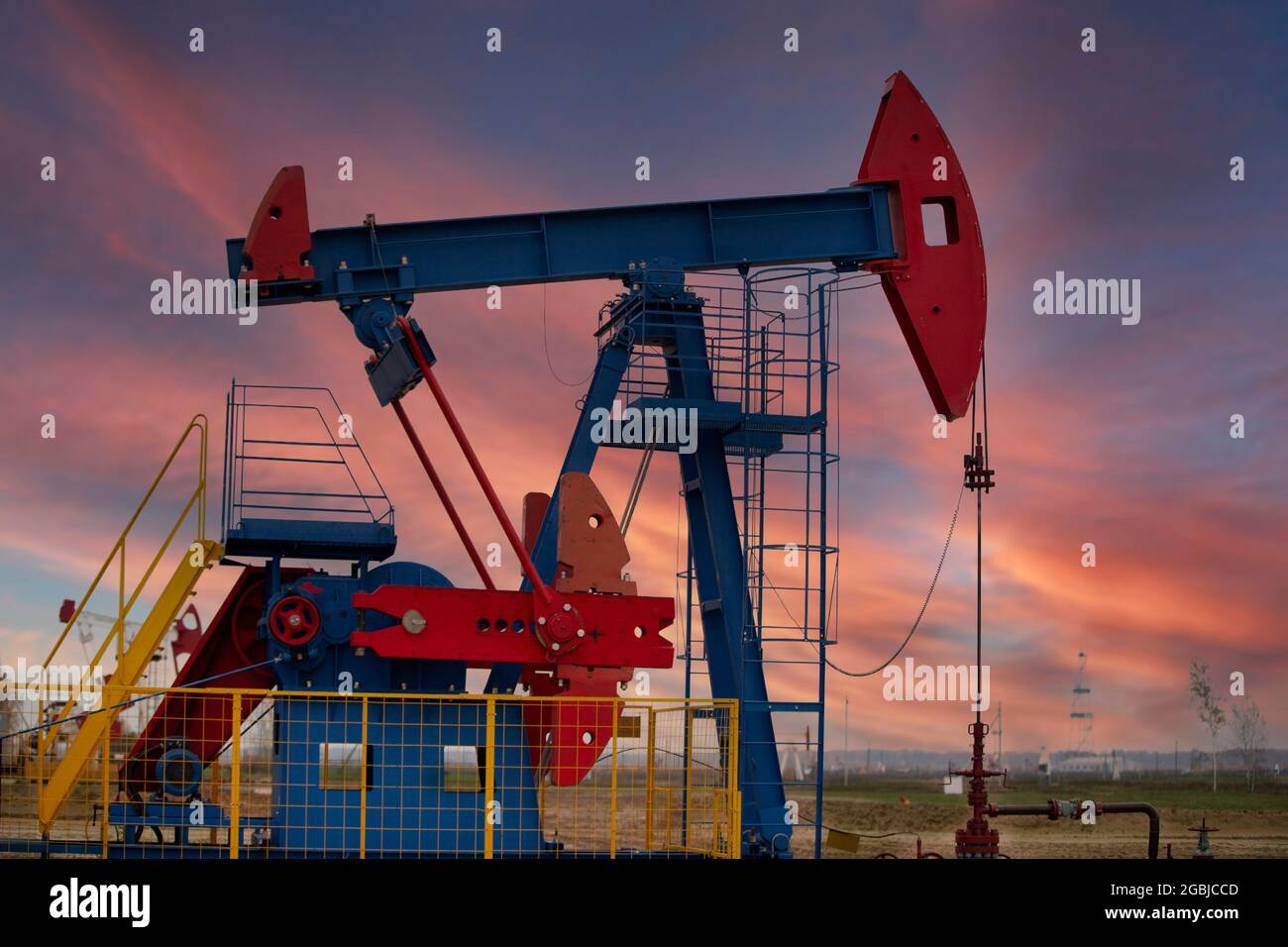 Offshore oil field sunset hi-res stock photography and images - Alamy