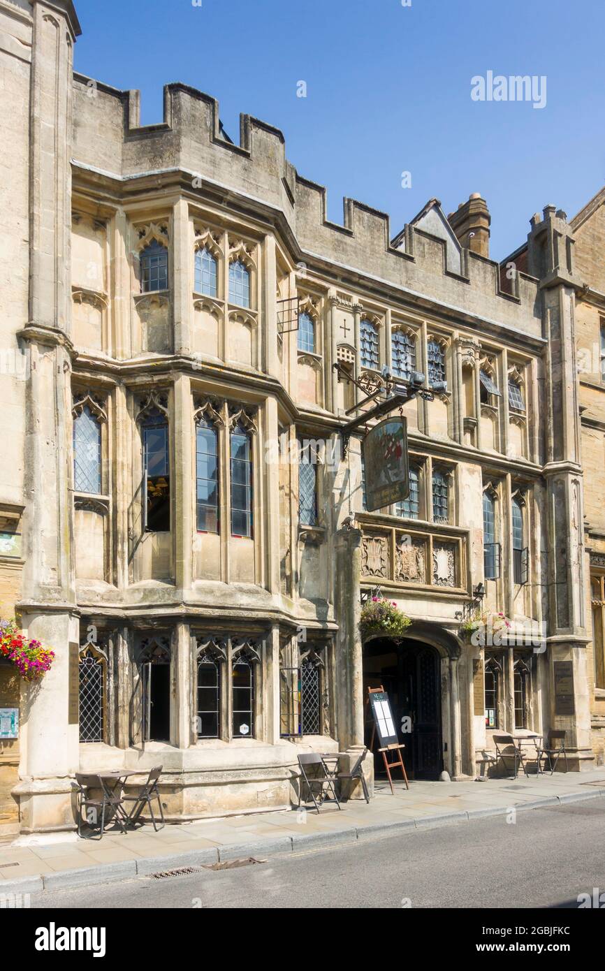 Medieval inn hi-res stock photography and images - Alamy