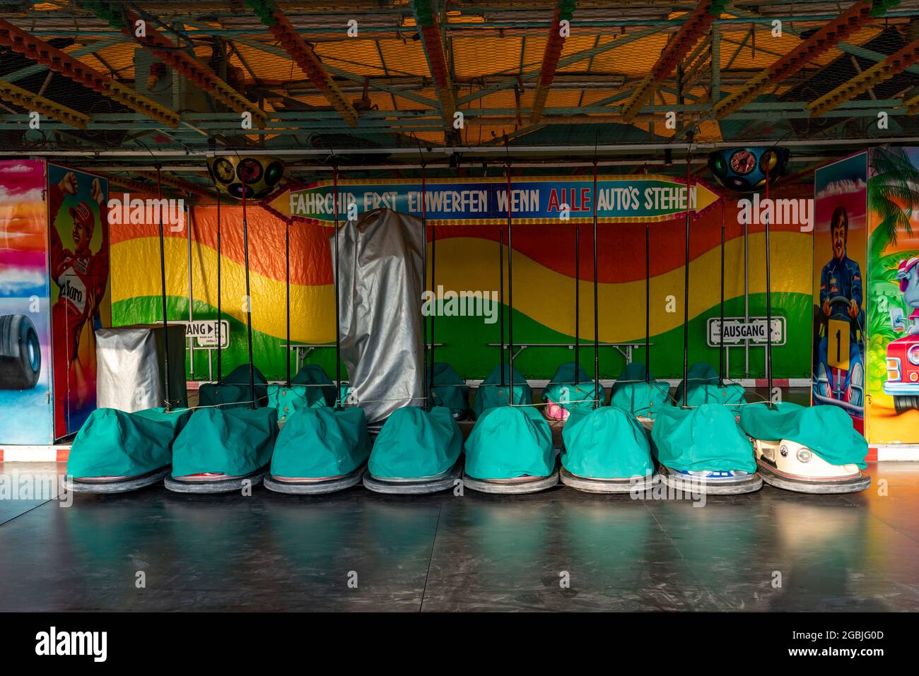 Children's bumper cars, Kirmes Happy Colonia, Corona-compliant funfair ...