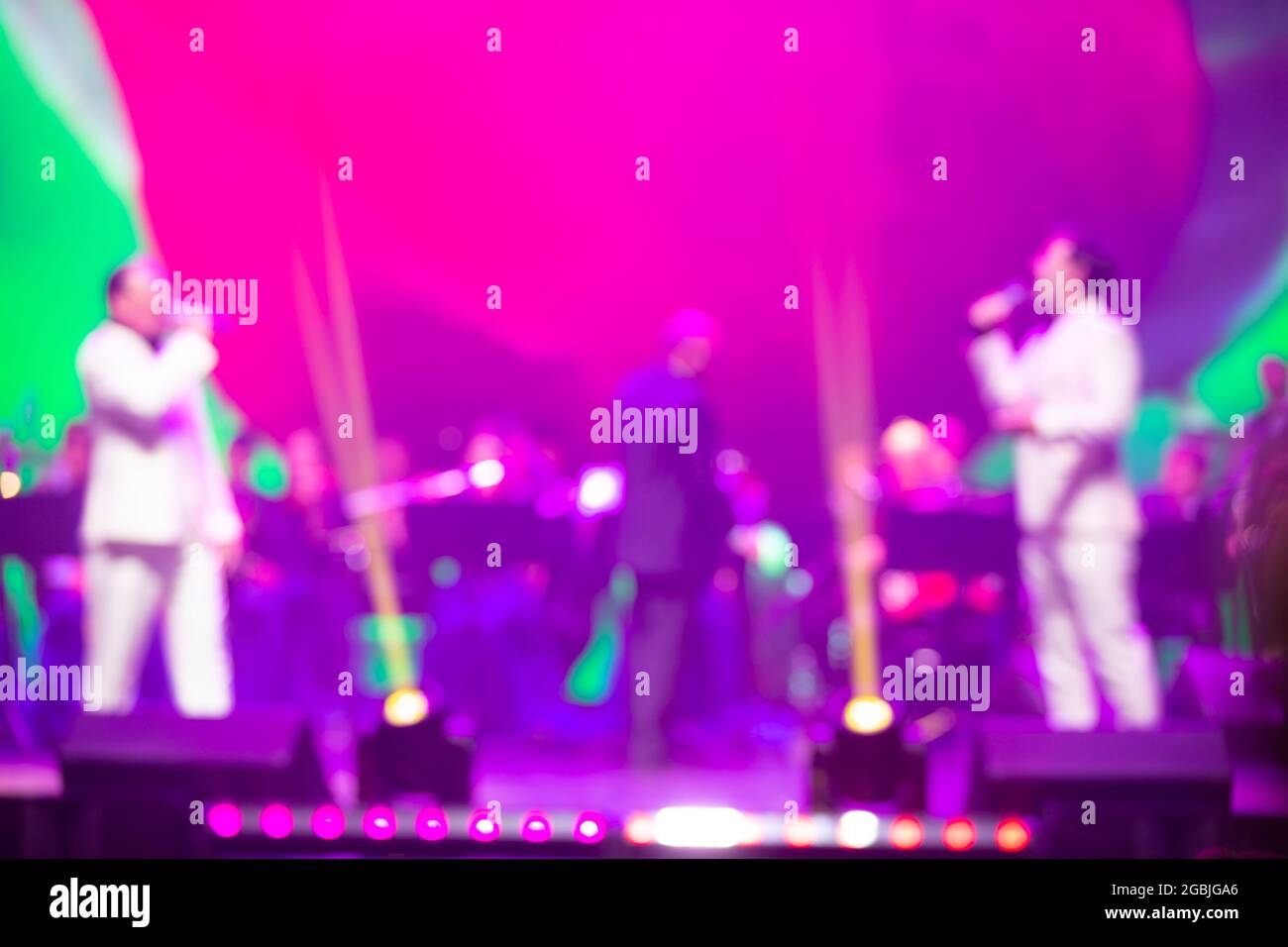 Stage spotlight pink hi-res stock photography and images - Alamy