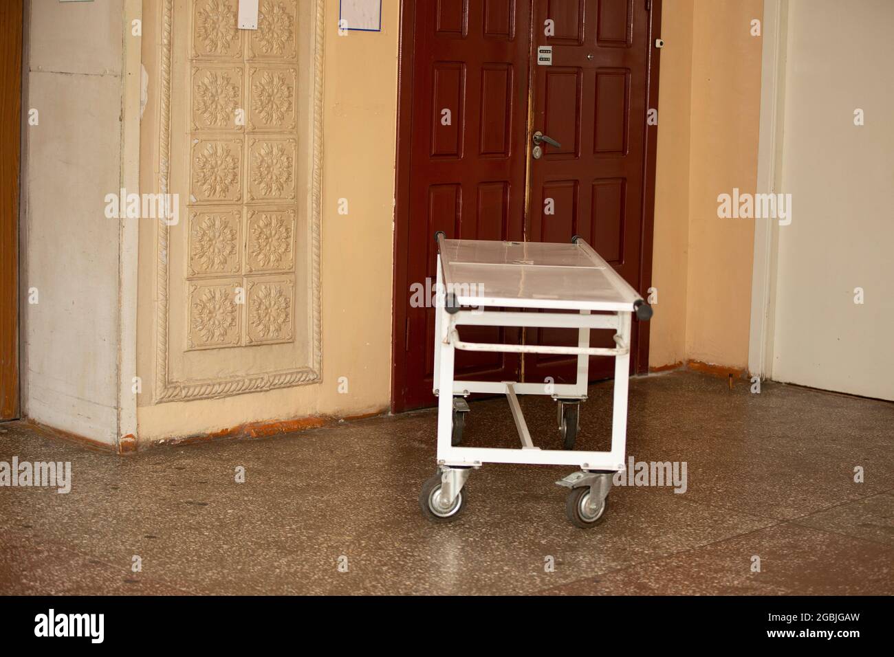 Hospital building stands in hi-res stock photography and images - Alamy