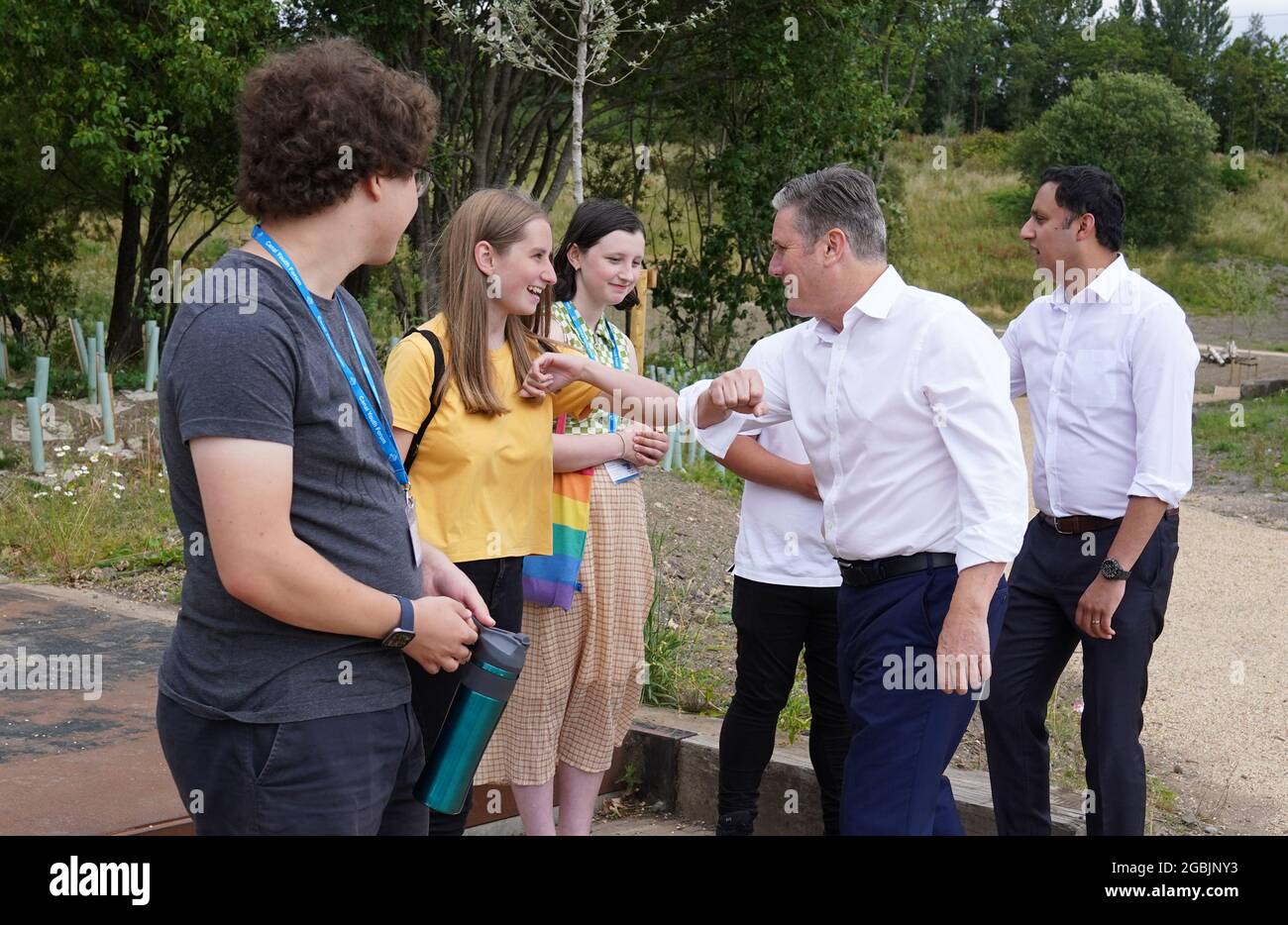 Sir Keir Starmer meets Emma Porter during a visit to the Hamiltonhill ...