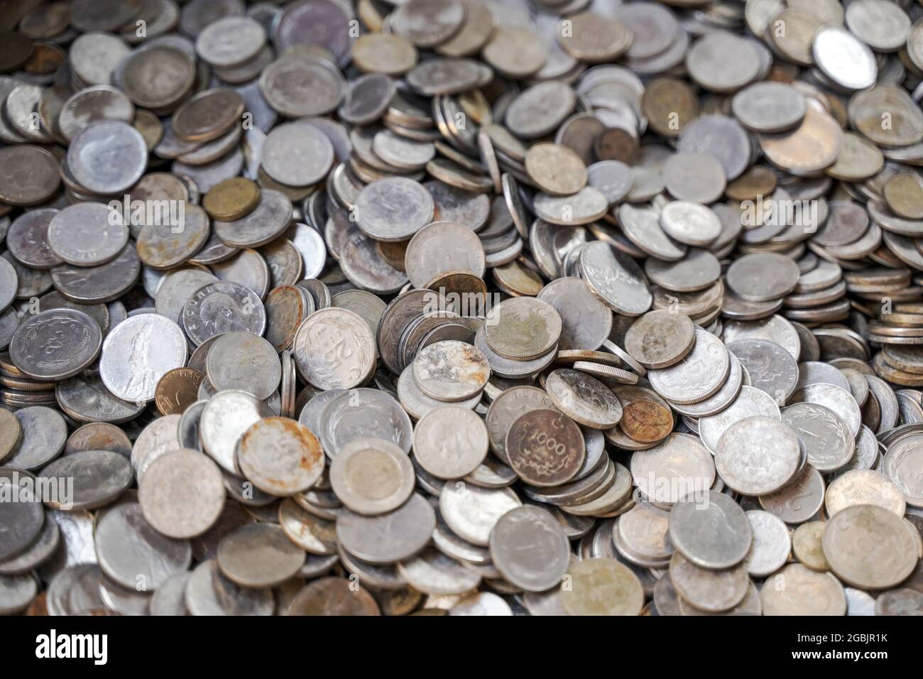 Old copper coins hi-res stock photography and images - Alamy