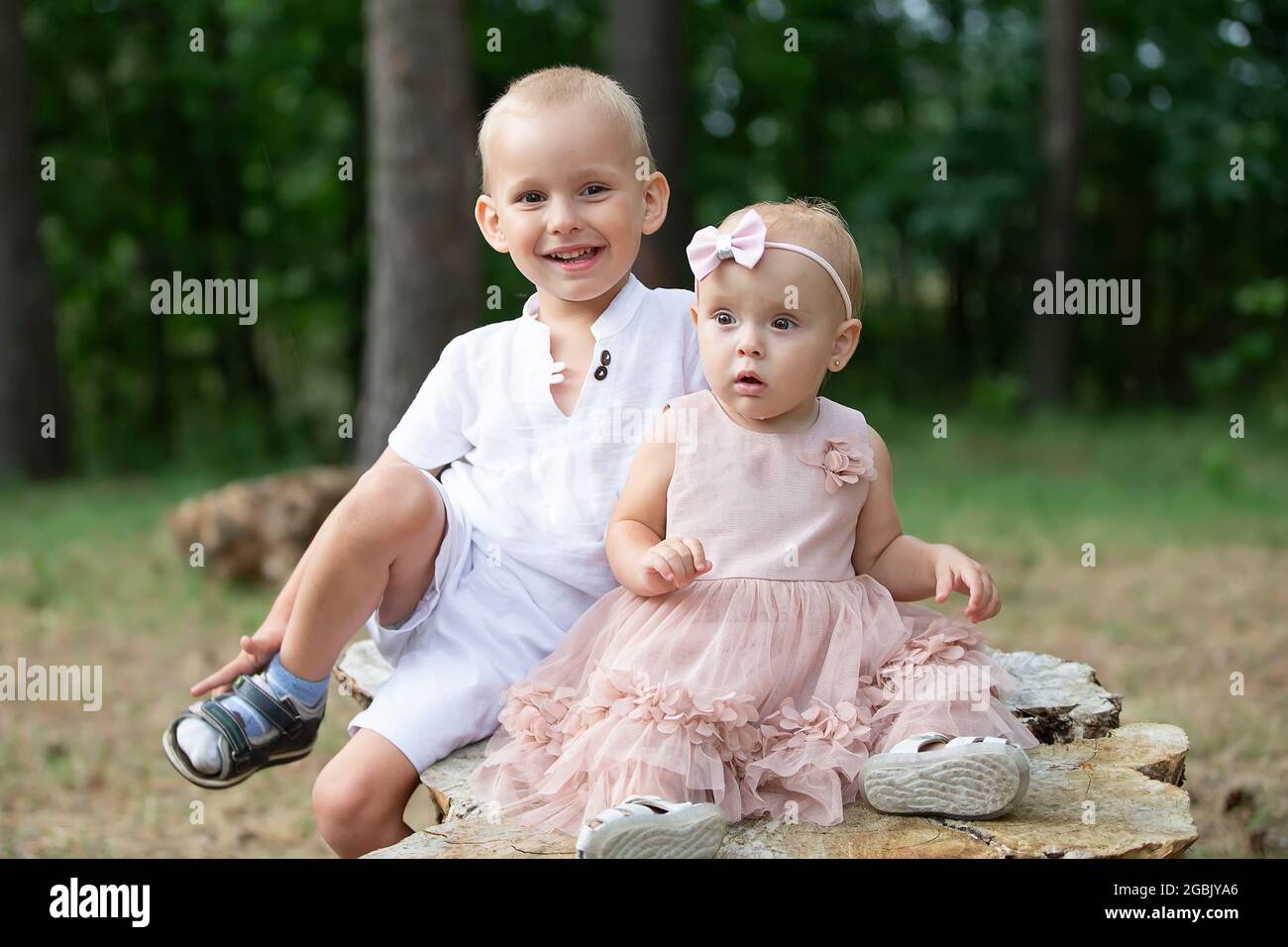Elder sister younger brother hi-res stock photography and images - Alamy