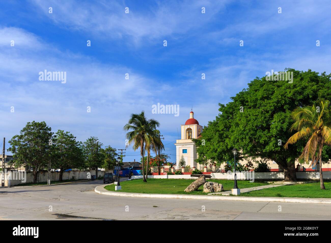 Regla suburb street scene with Iglesia de Nuestra Señora de Regla ...