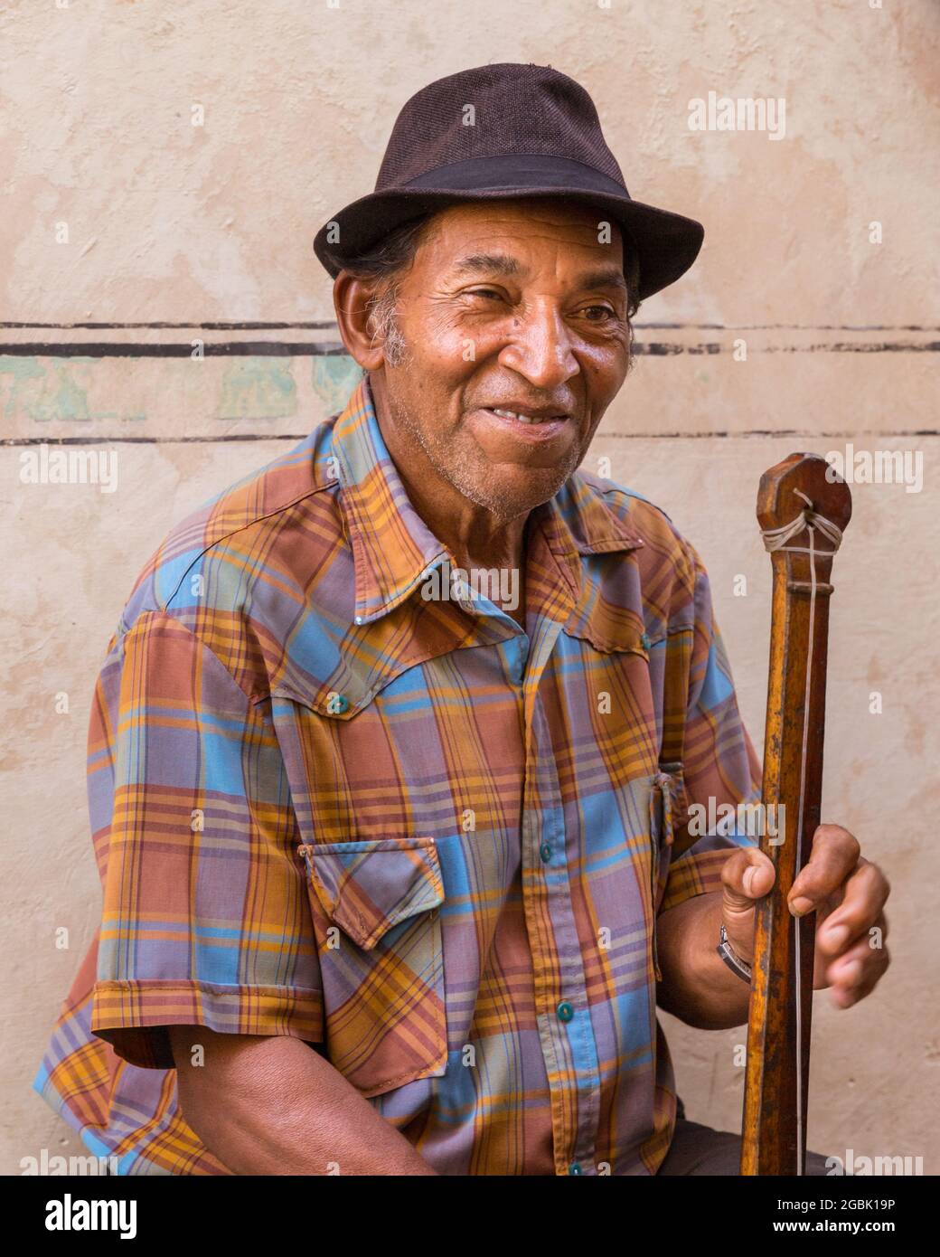 Elderly cuban man hi-res stock photography and images - Alamy