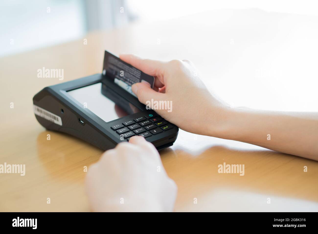 Retail establishment close hi-res stock photography and images - Alamy