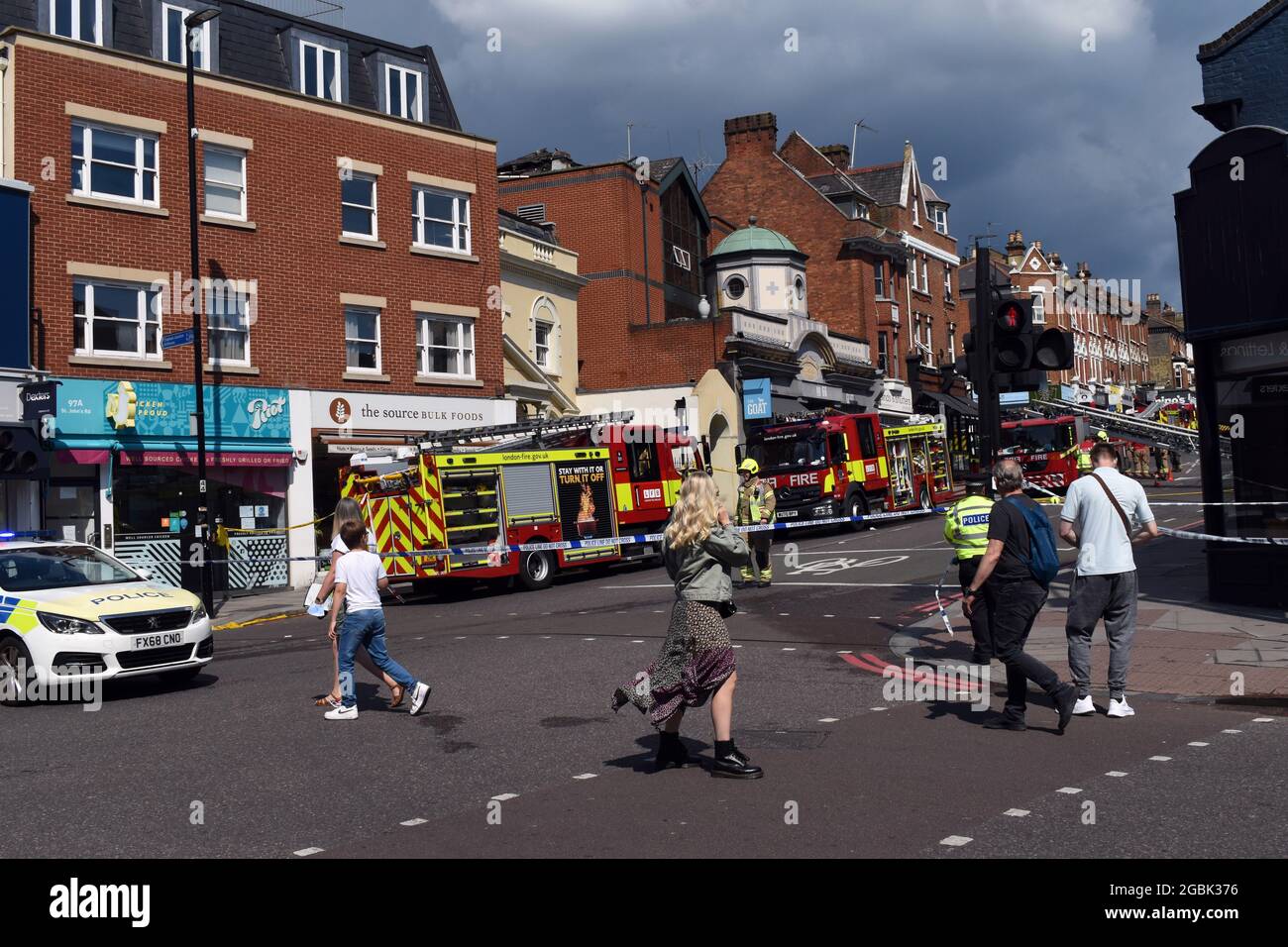 London, UK. 4th Aug, 2021. London Fire Brigade 8 fire engines attend ...