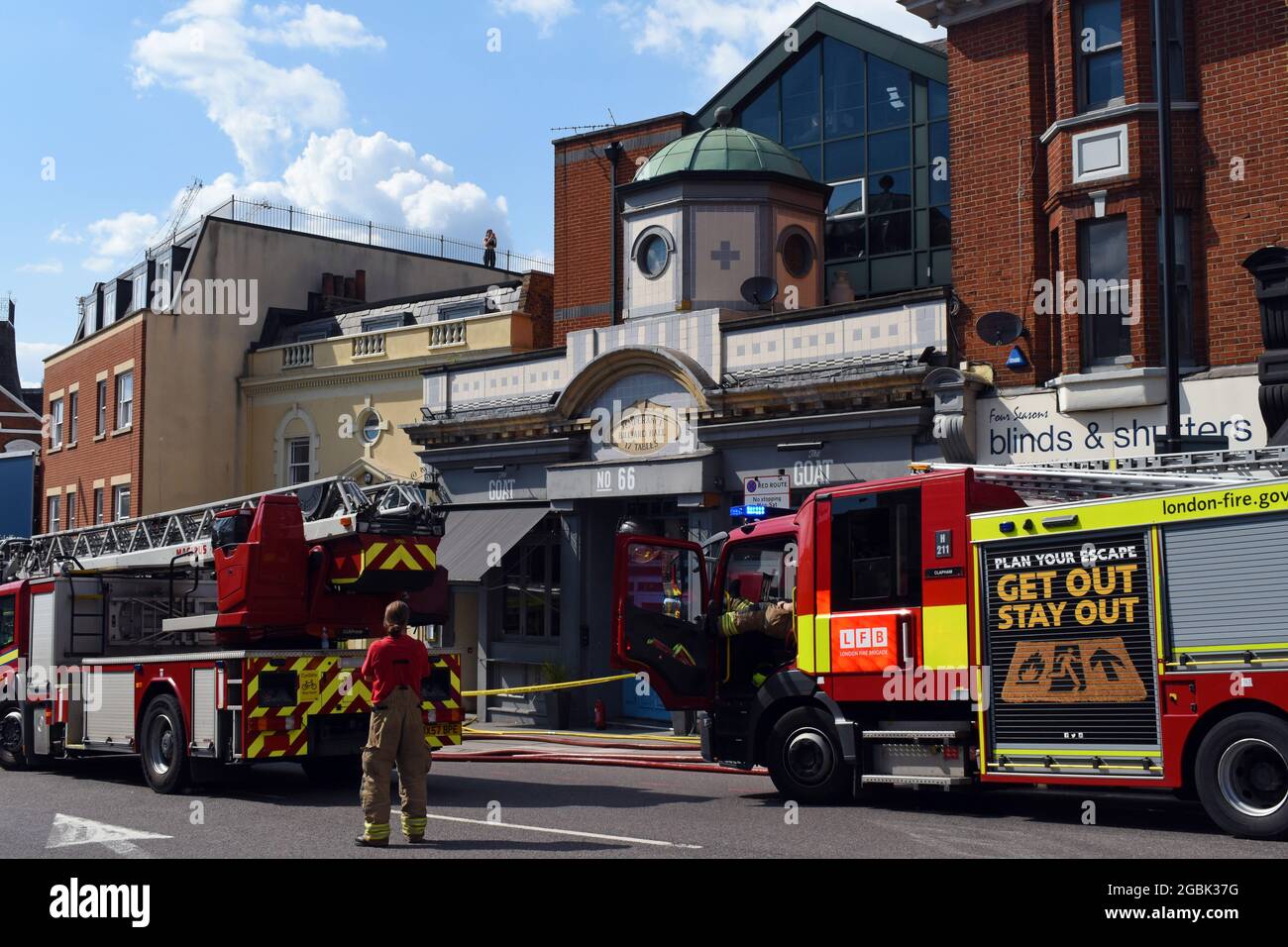 London, UK. 4th Aug, 2021. London Fire Brigade 8 fire engines attend ...