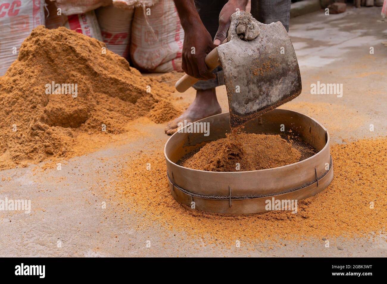 Howrah, West Bengal, India - 6th January 2020 : Indian labour ...