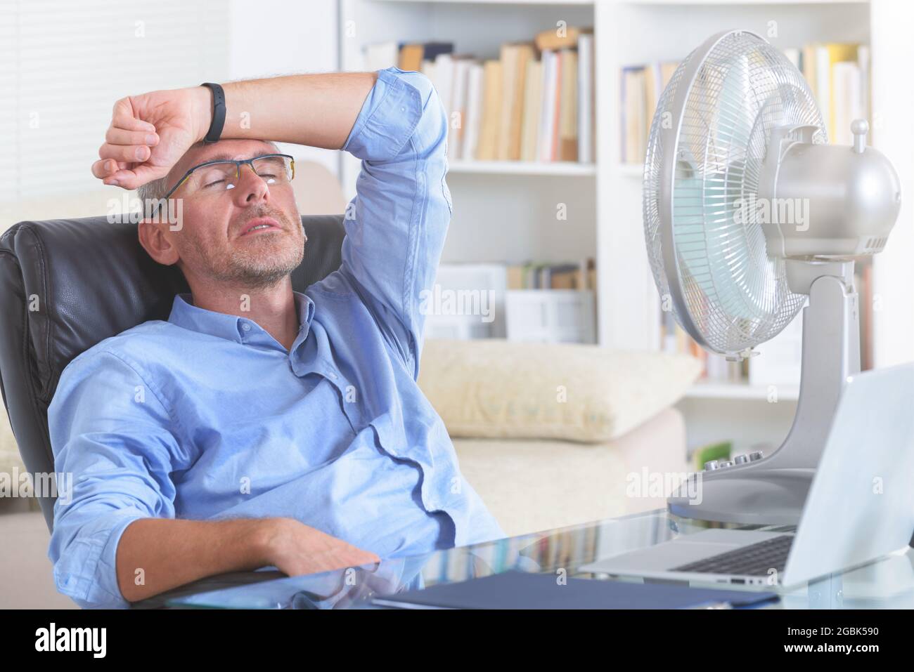 Sweating man hi-res stock photography and images - Alamy