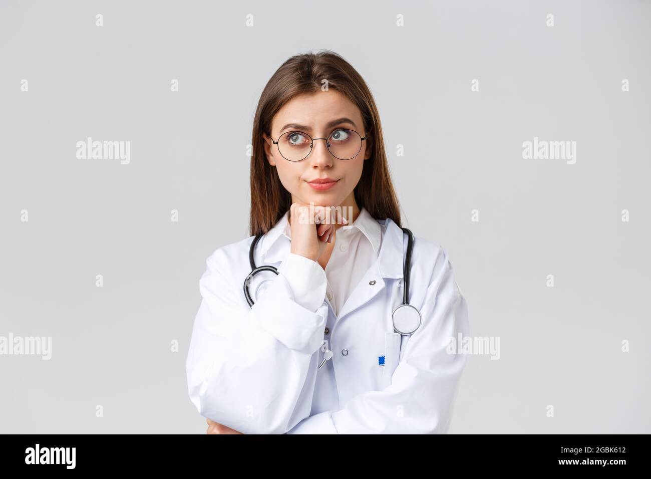 Healthcare workers, medicine, insurance and covid-19 pandemic concept ...