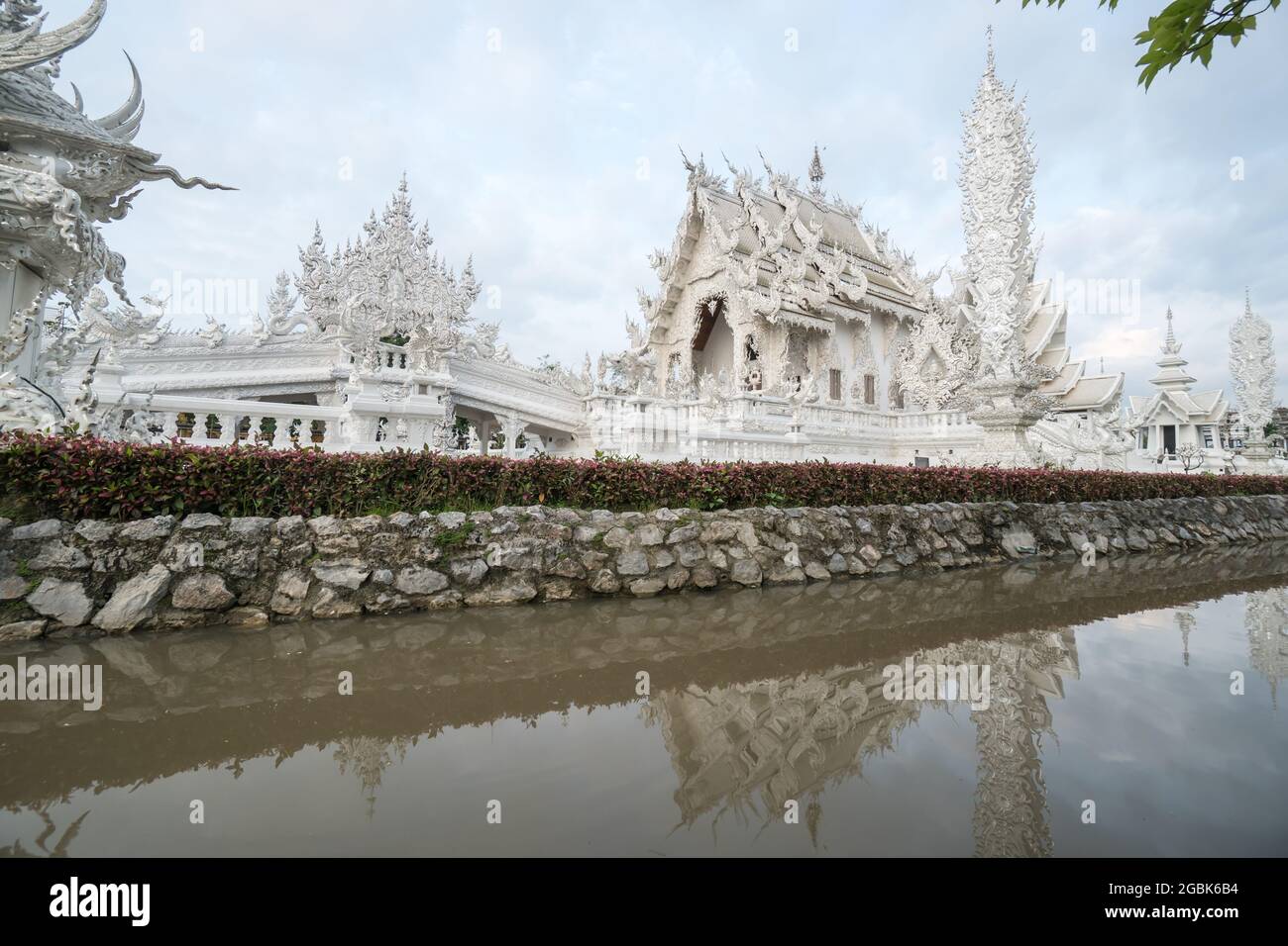 The White Temple, or Wat Rong Khun, Chiang Rai, Thailand Stock Photo ...