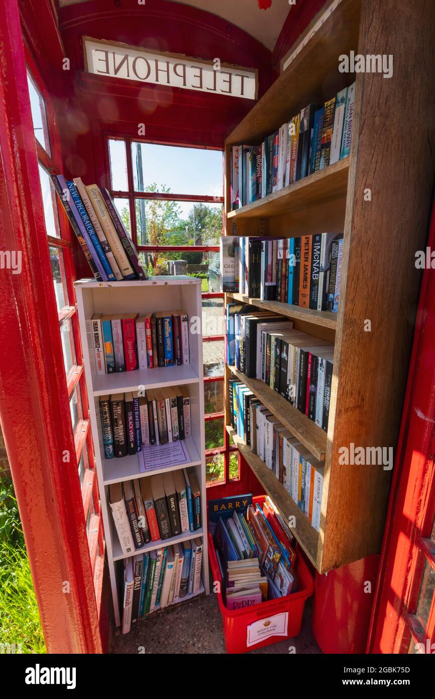 England, Hampshire, Upper Clatford, Traditional Red Telephone Box ...