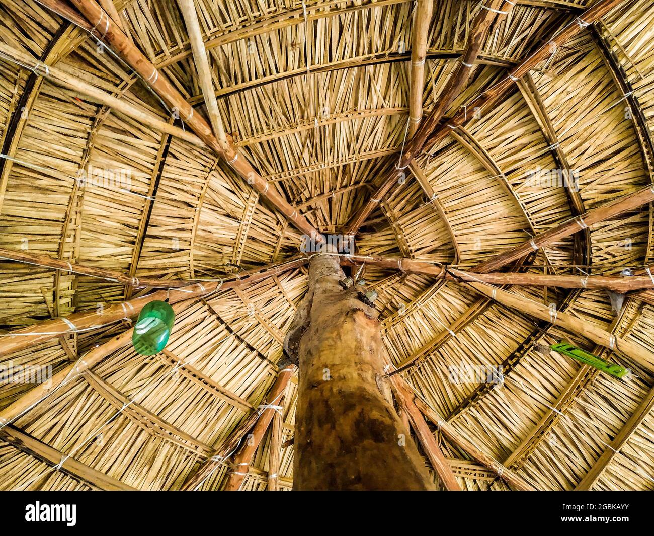 Brazilian traditional Indian straw roof Stock Photo - Alamy