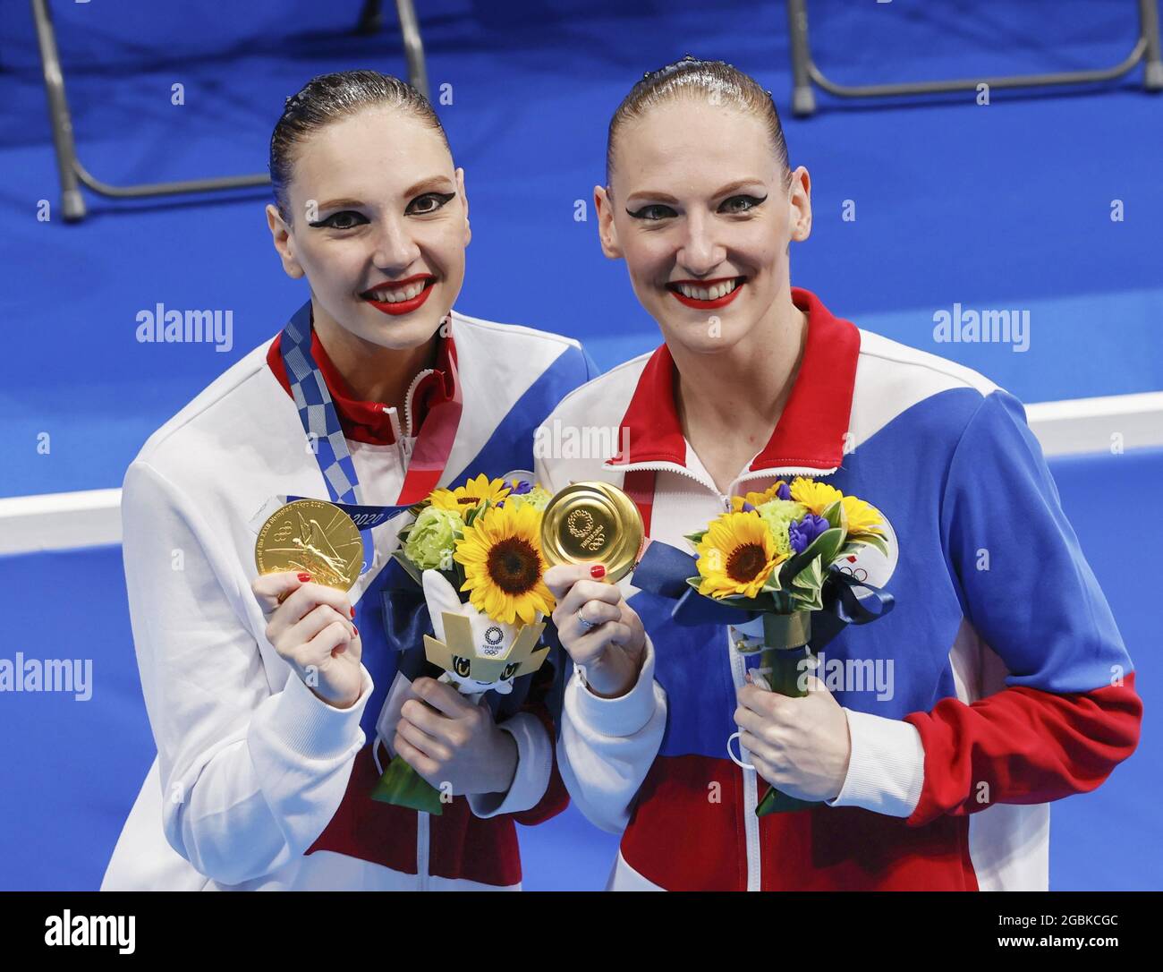 Svetlana Romashina and Svetlana Kolesnichenko of the Russian Olympic ...