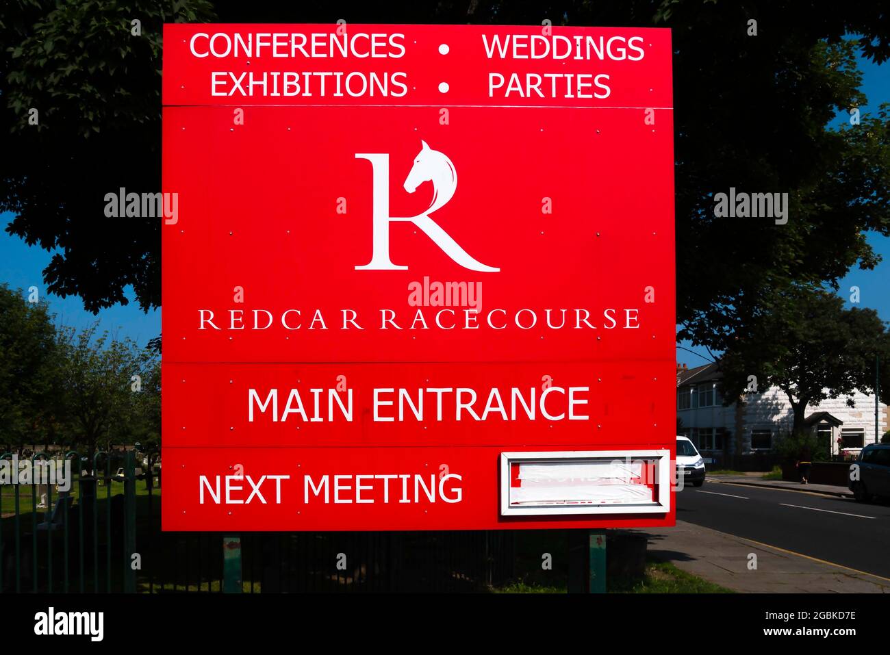 Yorkshire horse racing course hi-res stock photography and images - Alamy
