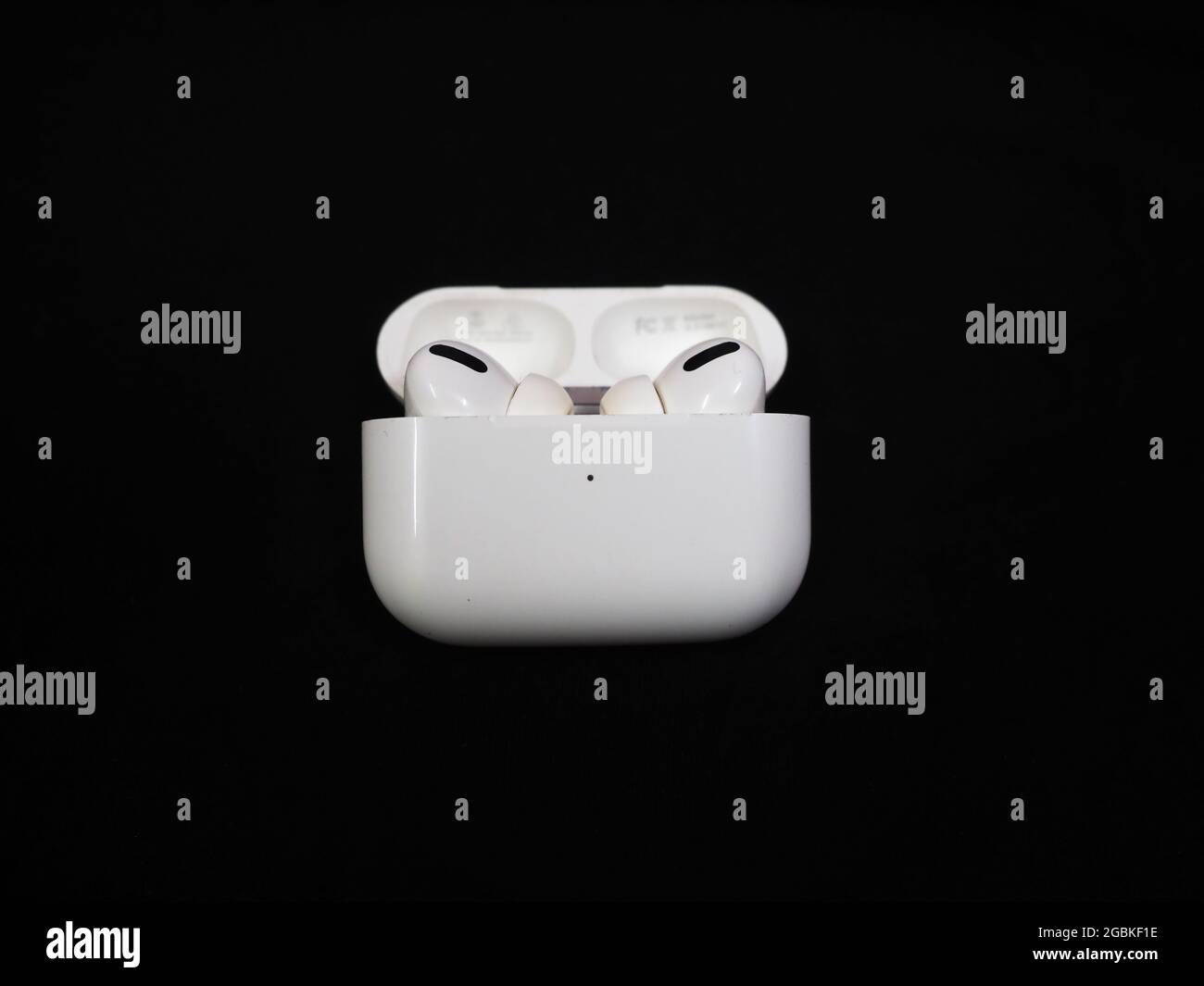 Airpods Airpods Pro High Resolution Stock Photography and Images - Alamy