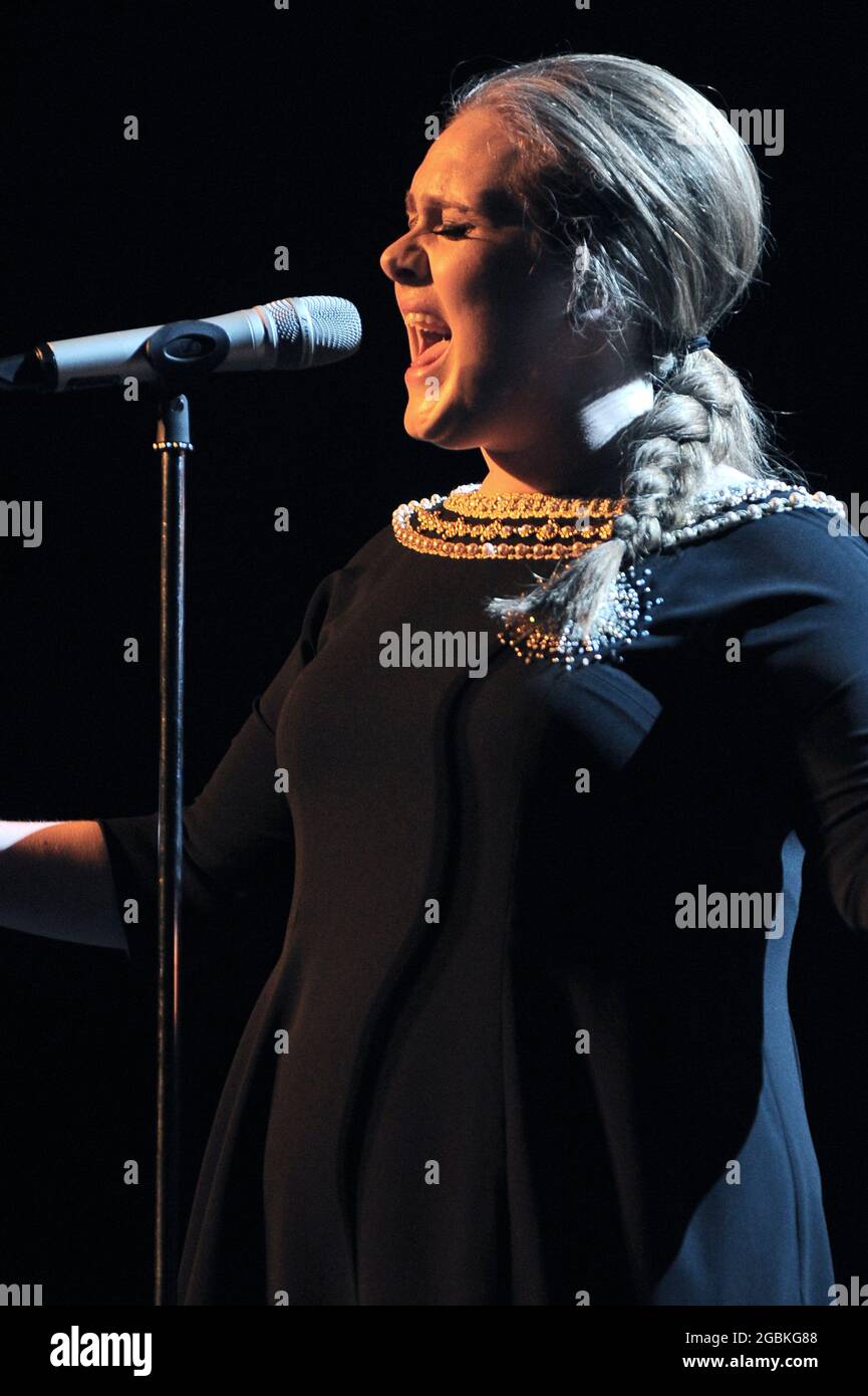 Adele 21 album hi-res stock photography and images - Alamy