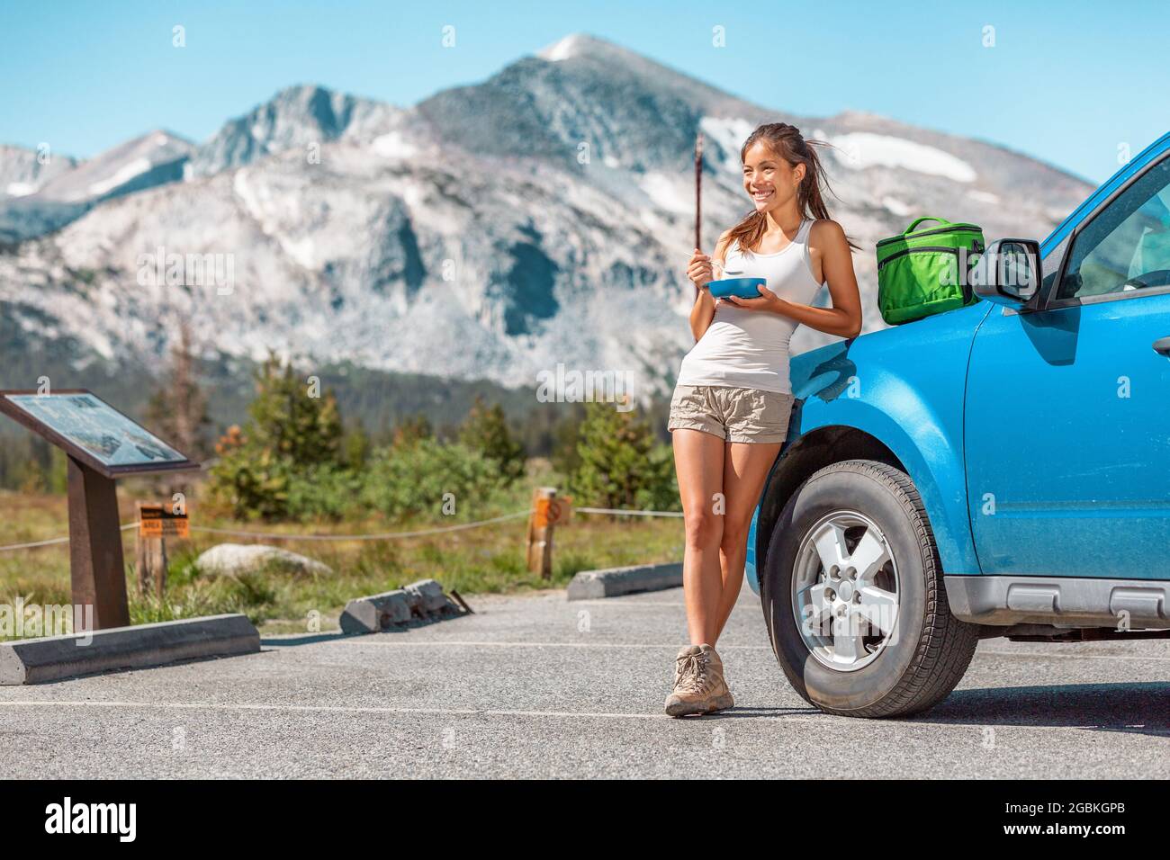 Taking picnic from car hi-res stock photography and images - Alamy