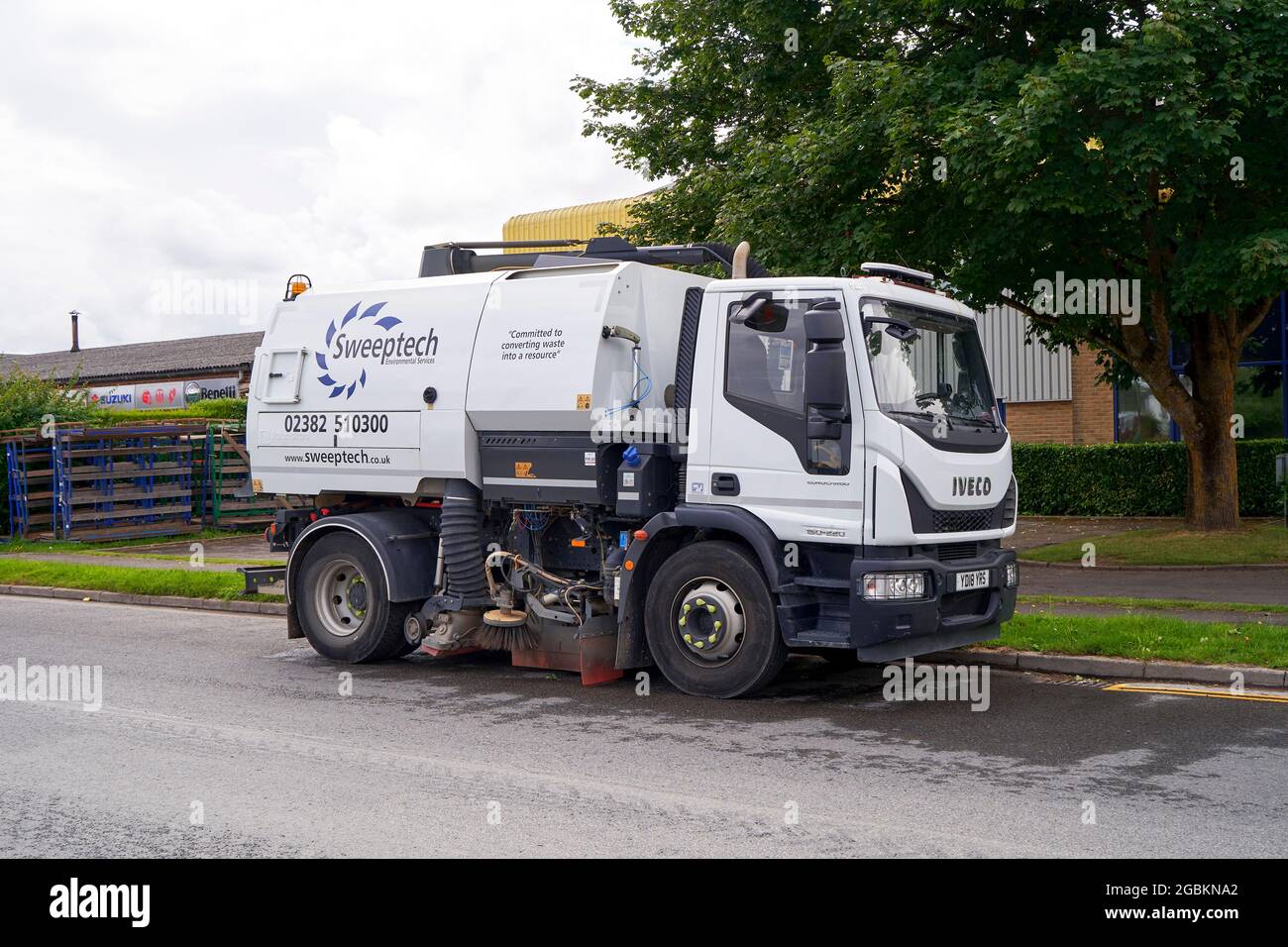 Water street cleaning machine hi-res stock photography and images - Alamy