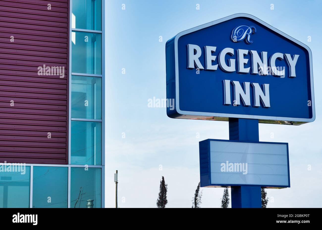 Holiday inn signage hi-res stock photography and images - Alamy