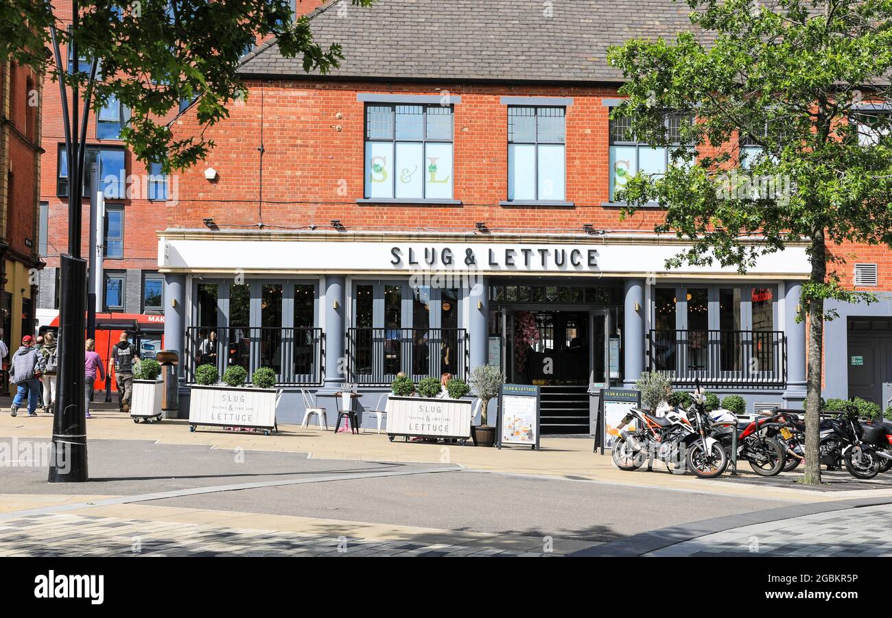 Slug pub hi-res stock photography and images - Alamy